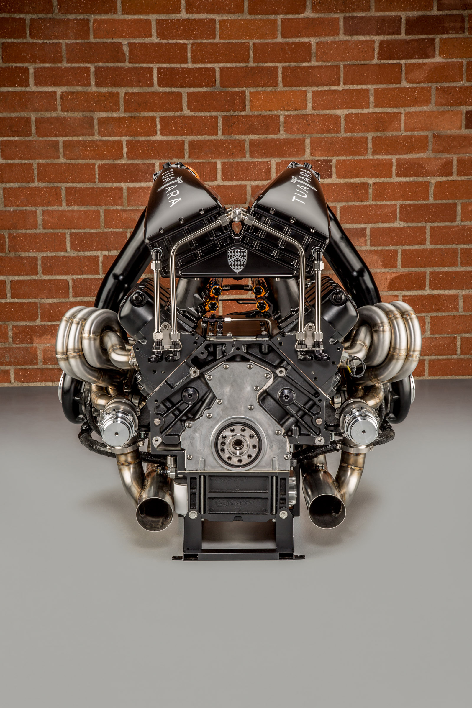Listen to the SSC Tuatara's 5.9-liter, twin-turbo LS V-8 at speed ...
