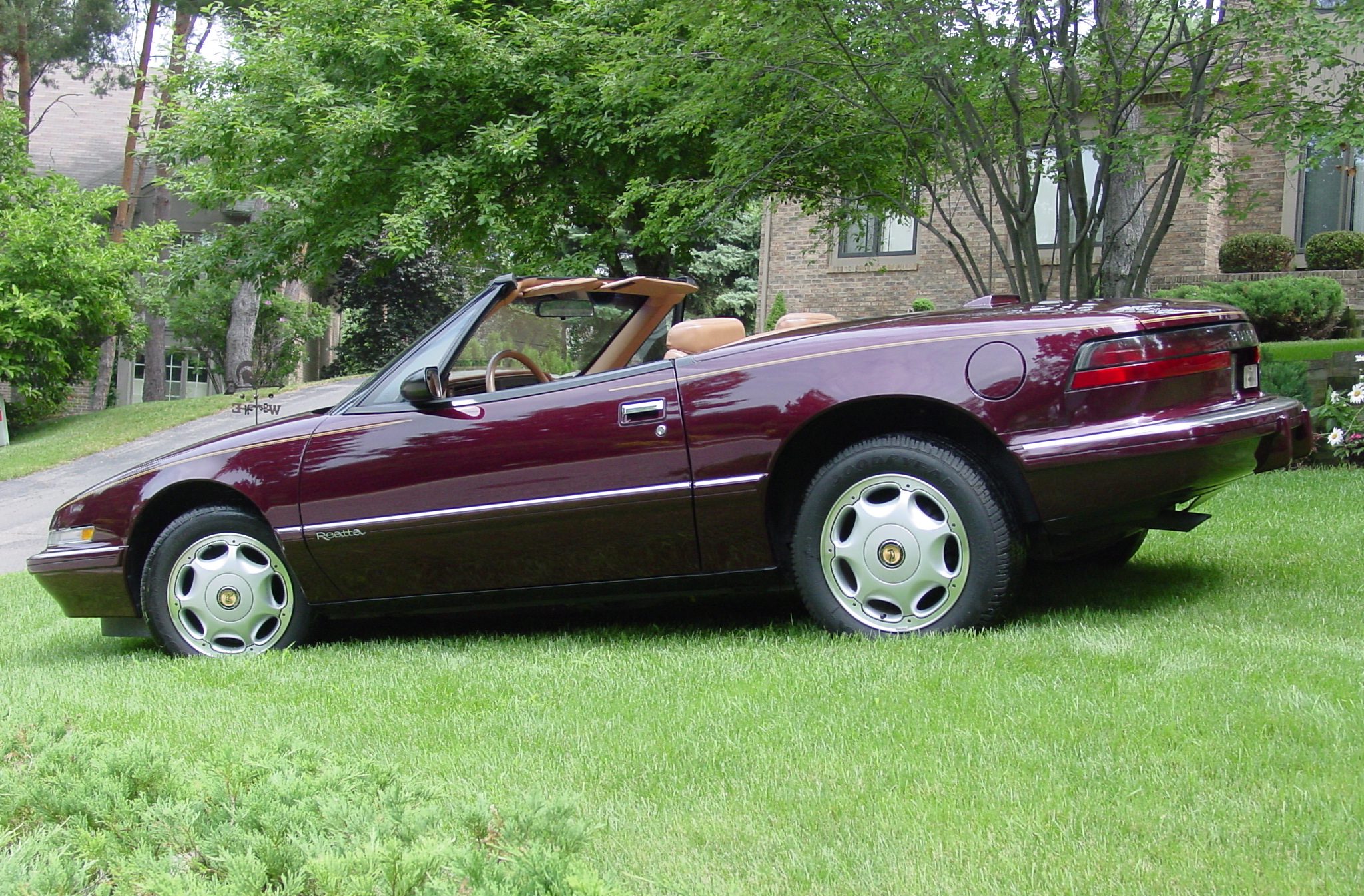 The unlikely birth and untimely death of Buick’s two-seat Reatta ...