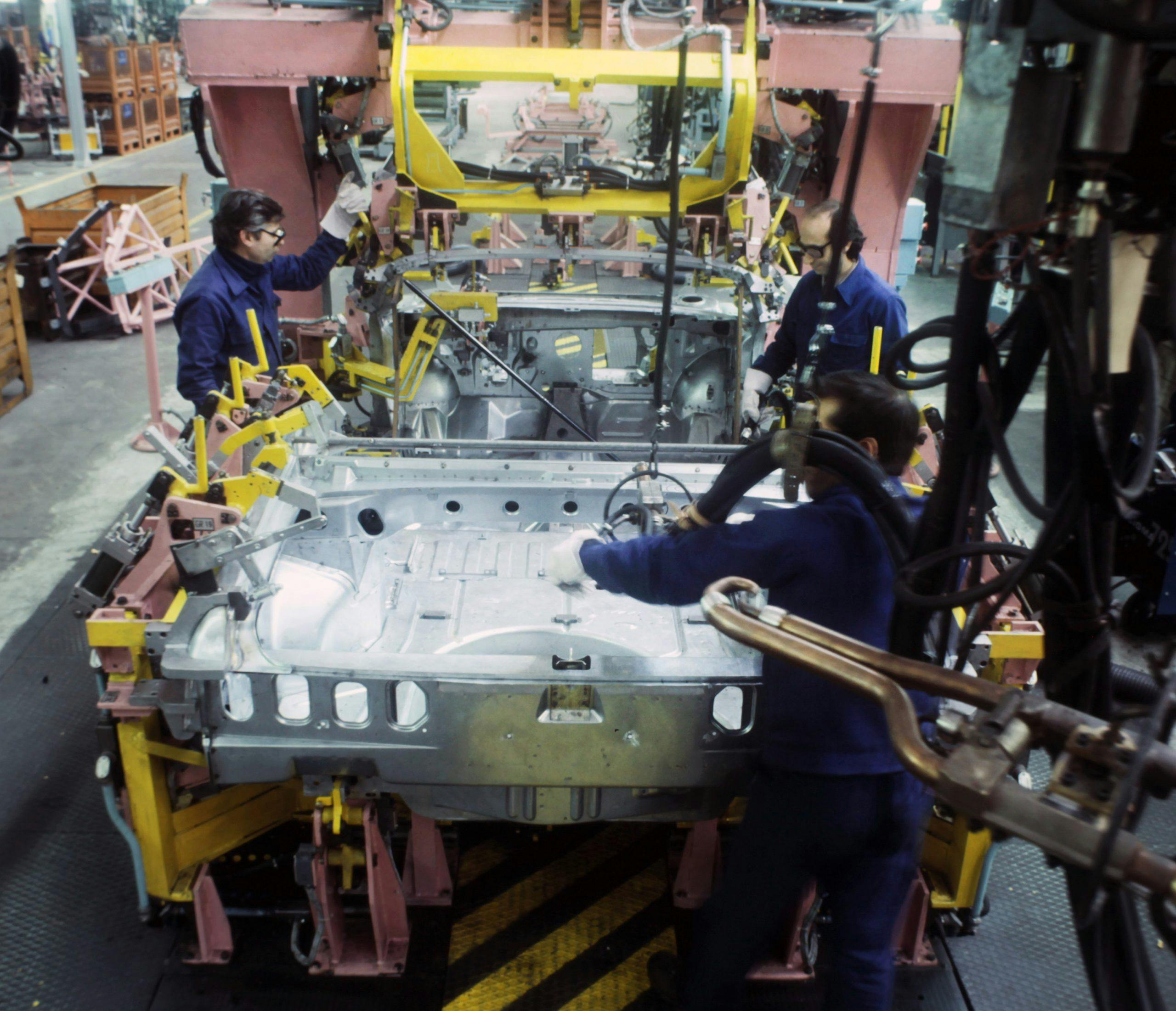 The Allanté was once envisioned as "The New Spirit of Cadillac ...