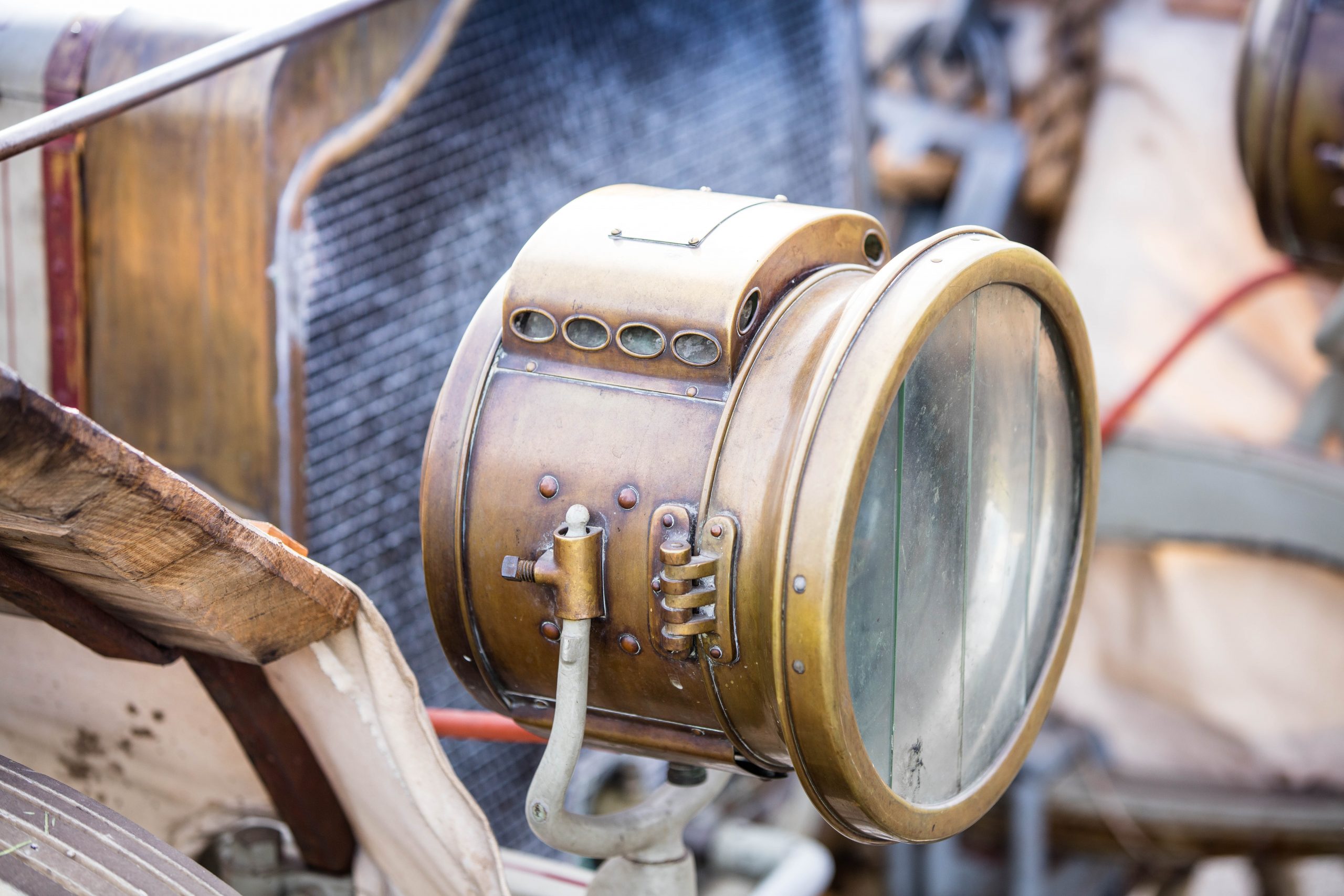 The 1907 Thomas Flyer circled the globe in 169 days—without roads or ...