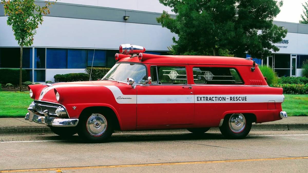 This 1955 Ford Courier National Ambulette is not for the introverted ...