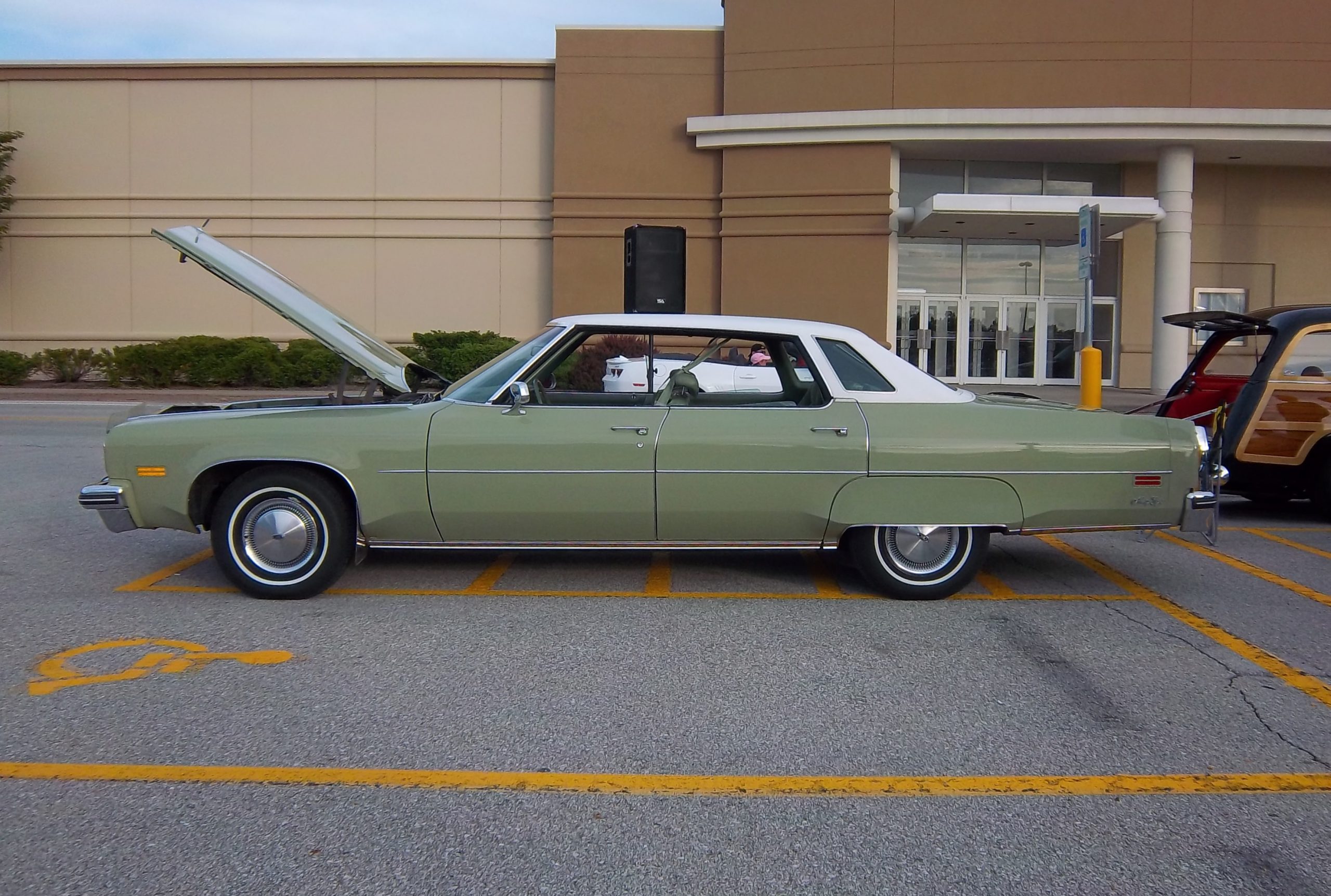 The 1971–76 Olds Ninety-Eight was the thinking man's Cadillac - Hagerty ...