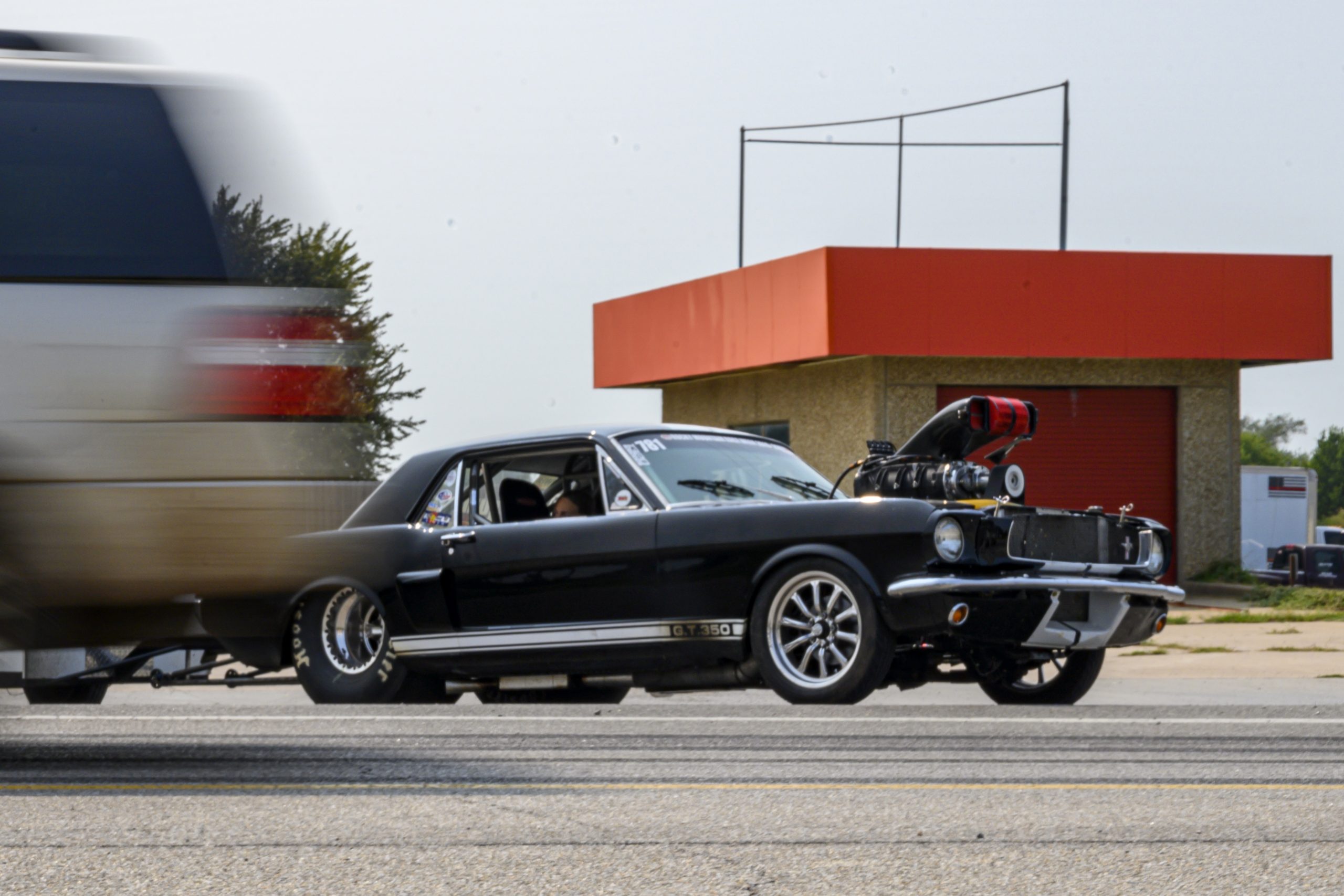 The Long Haul, Part 2: What drives endurance drag racers? - Hagerty Media