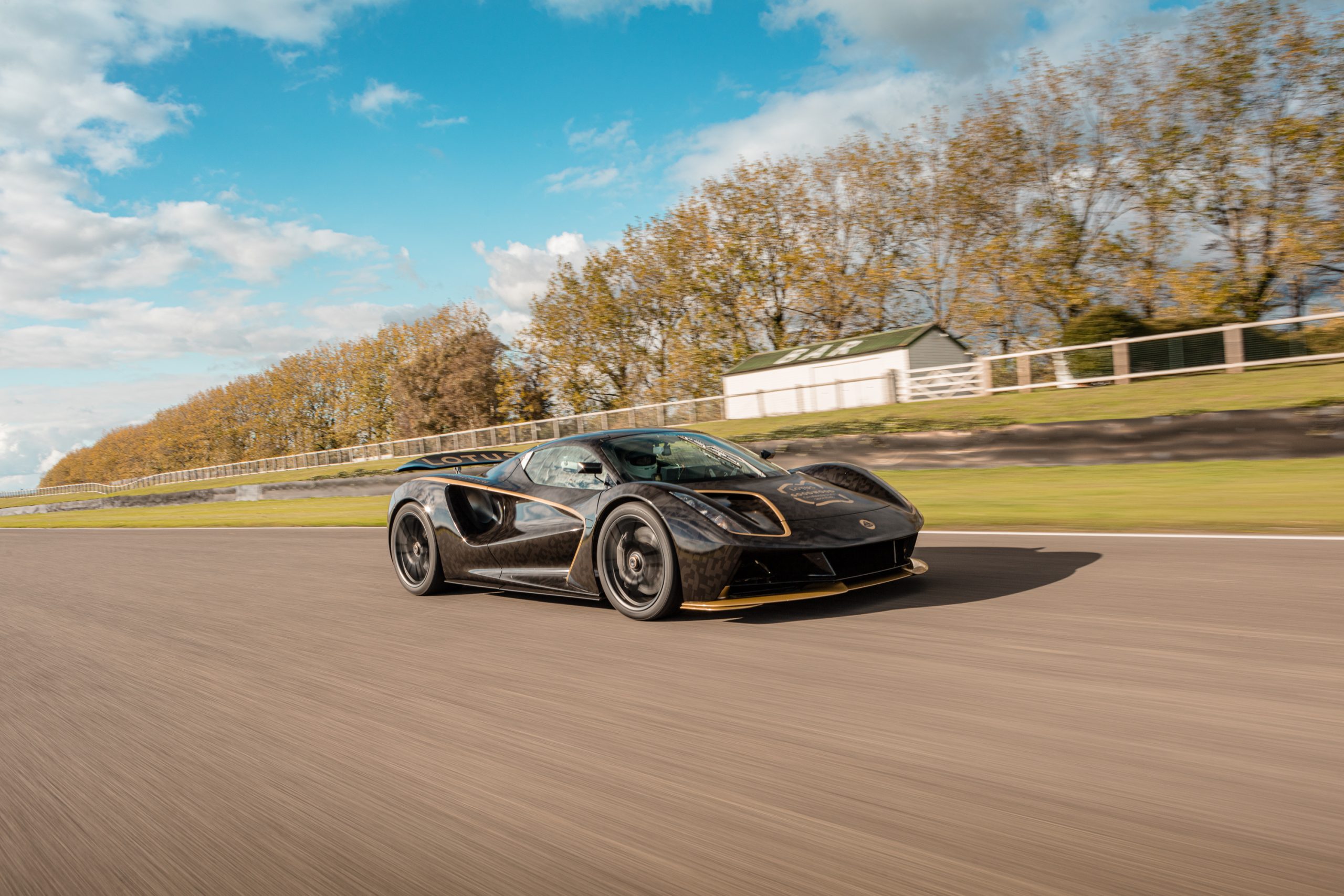 Lotus’ first EV restomod due in 2023, Bowler’s Defender dons 35s ...