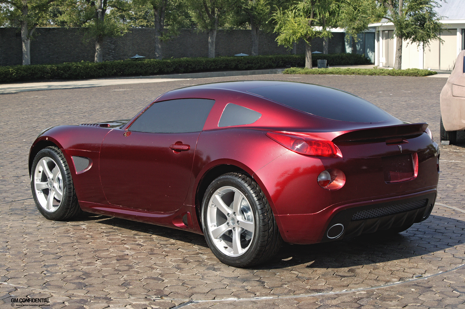 How Bob Lutz ushered in the Solstice and Sky, even as GM faltered ...