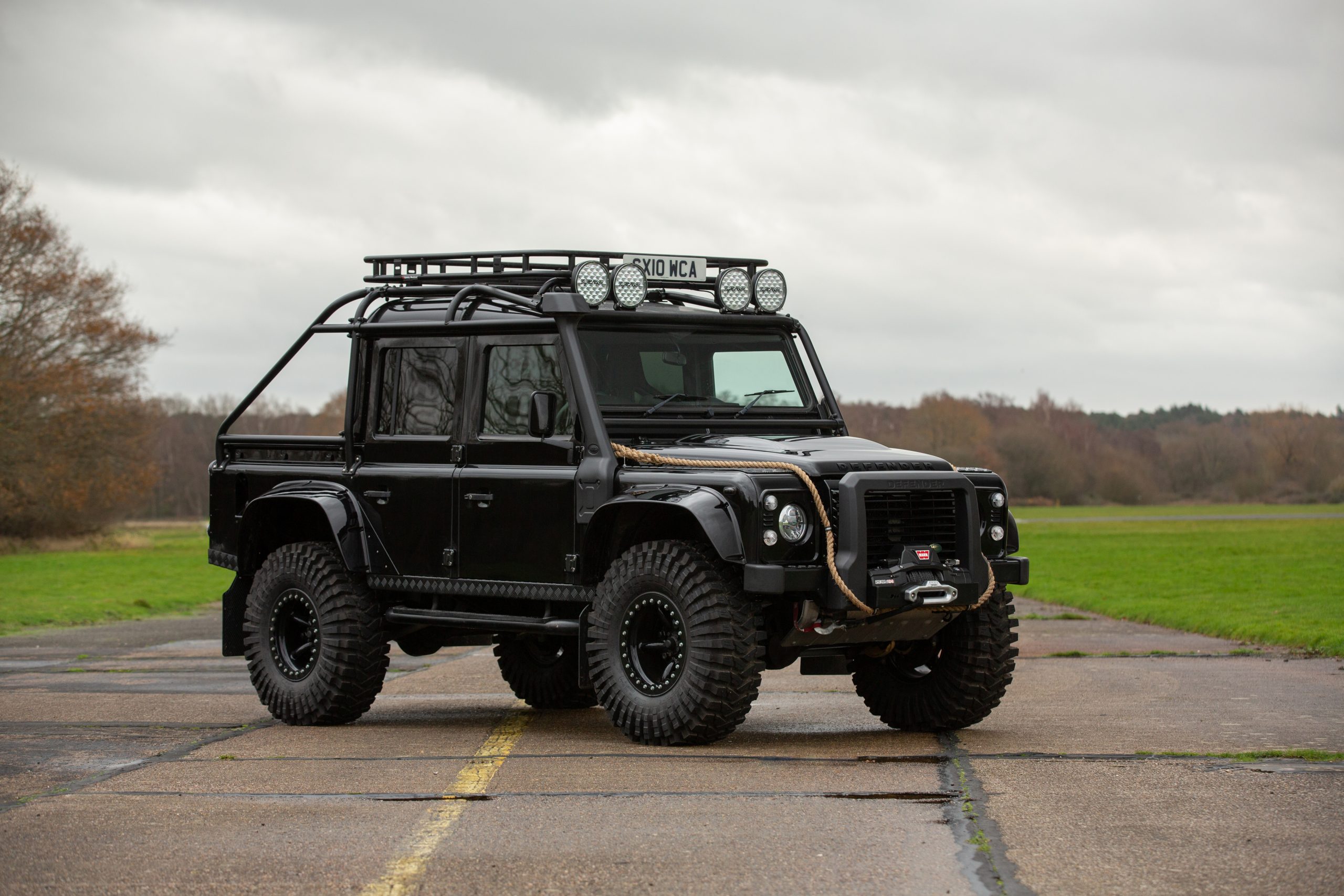 Defend your evil lair with this Land Rover from James Bond's "Spectre ...