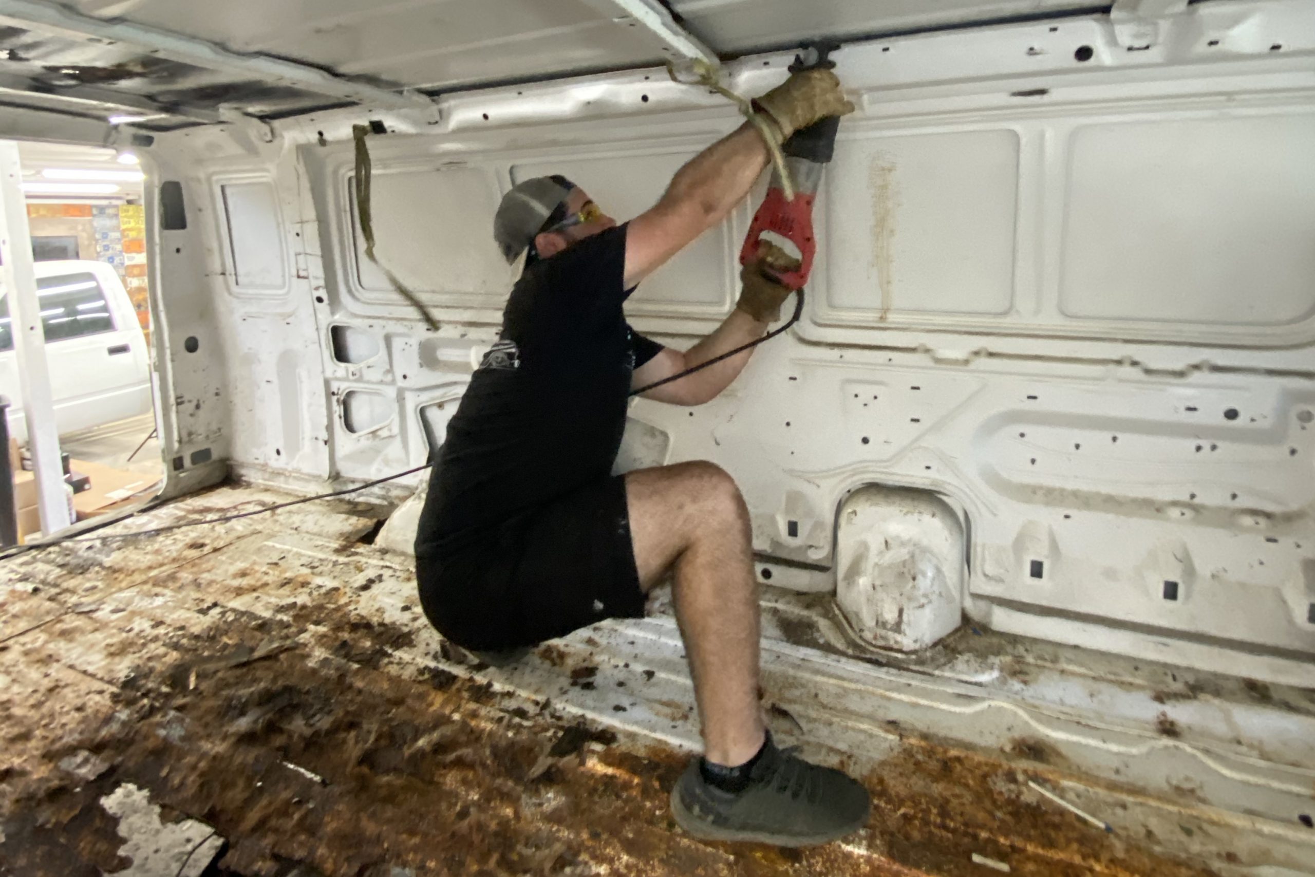 Watch this E350 Ford van get hacked down for a pickup chassis swap ...