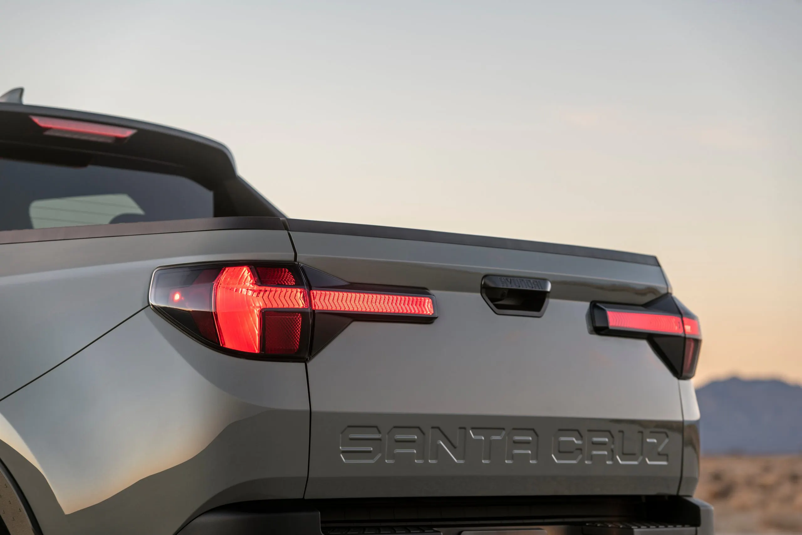 First Look Review: 2022 Hyundai Santa Cruz Limited AWD - Hagerty Media