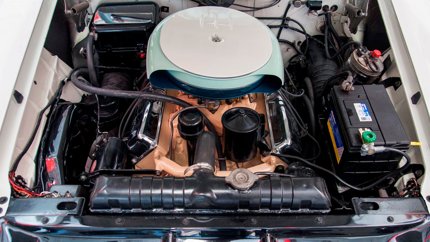 V-8 pairs that share displacements but not manufacturers - Hagerty Media