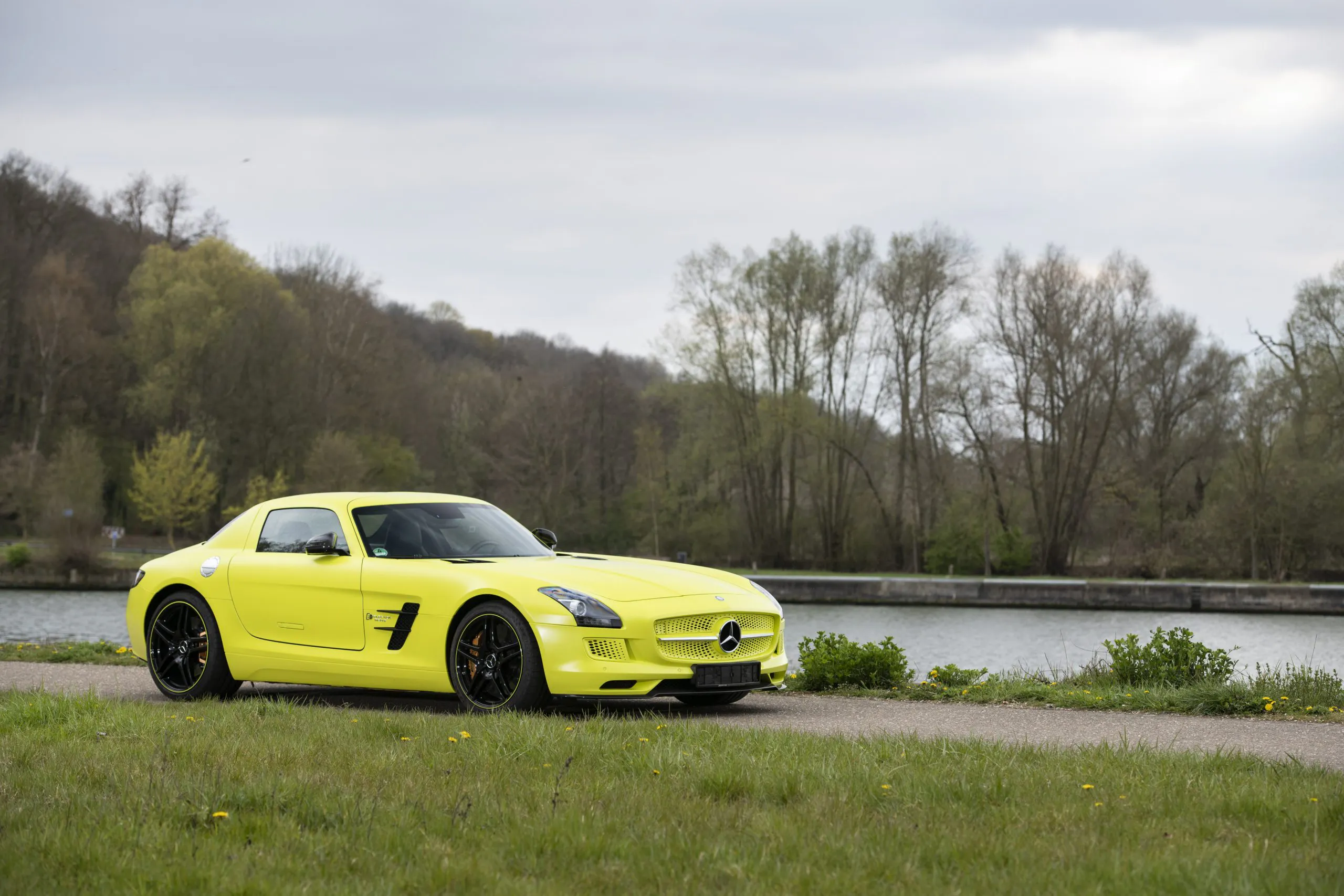 The 2014 SLS AMG Electric Drive was a battery-powered supercar ahead of ...