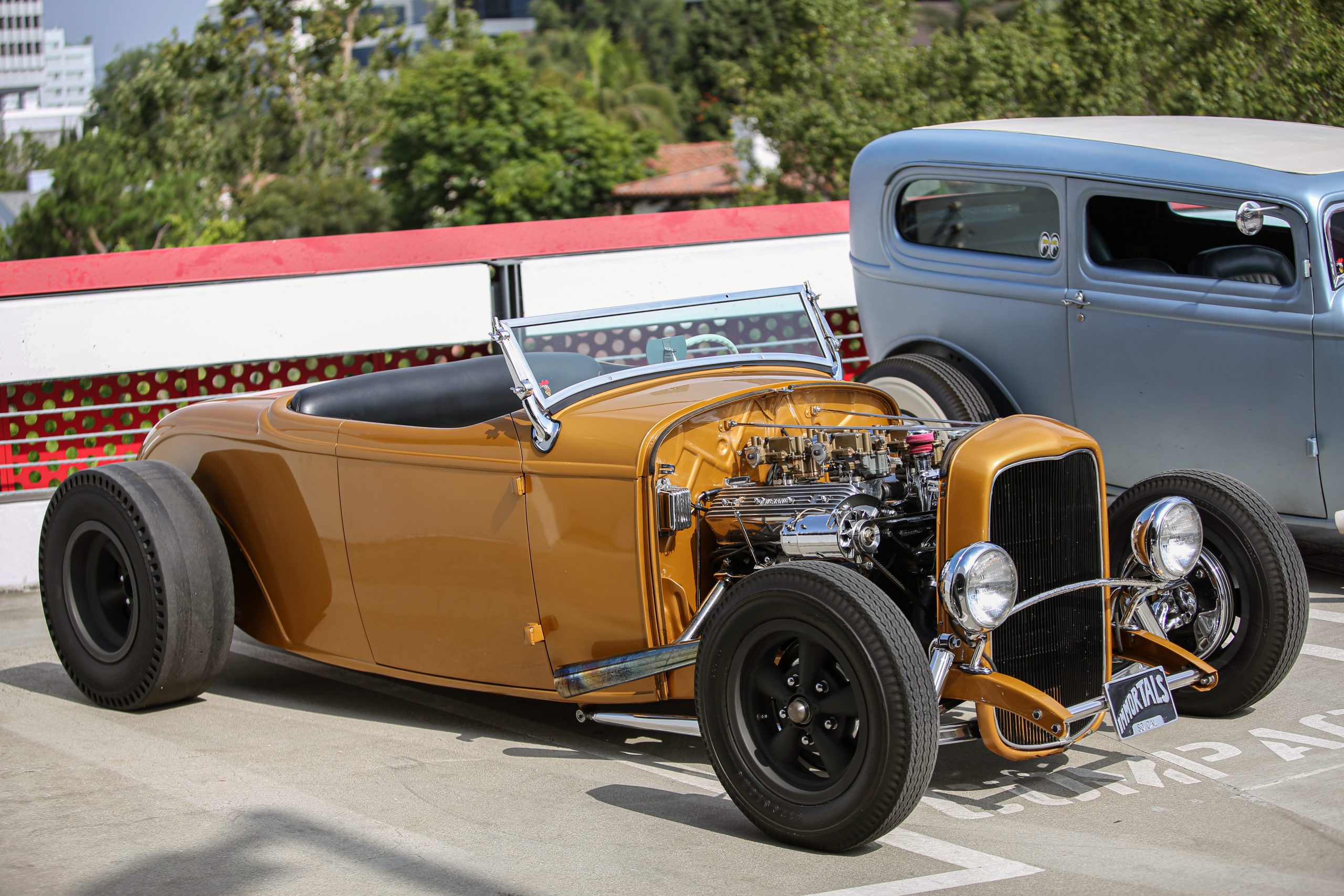 Hundreds of fans and dozens of hot rods gather to celebrate Ed ...