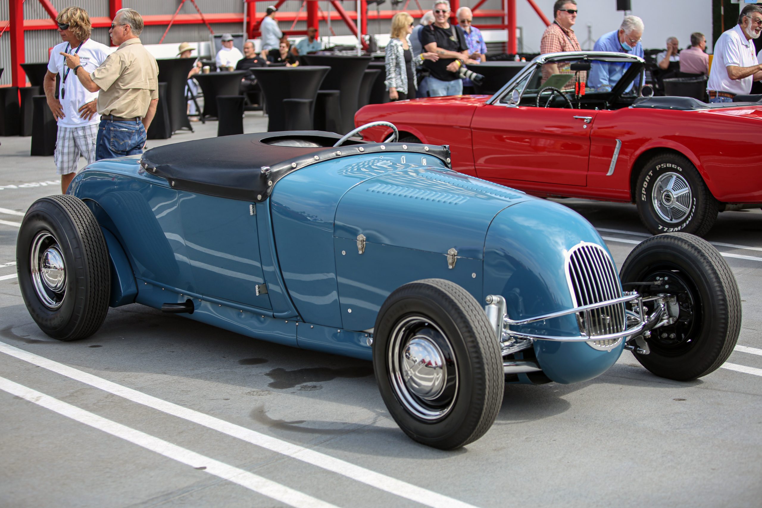 Hundreds of fans and dozens of hot rods gather to celebrate Ed ...