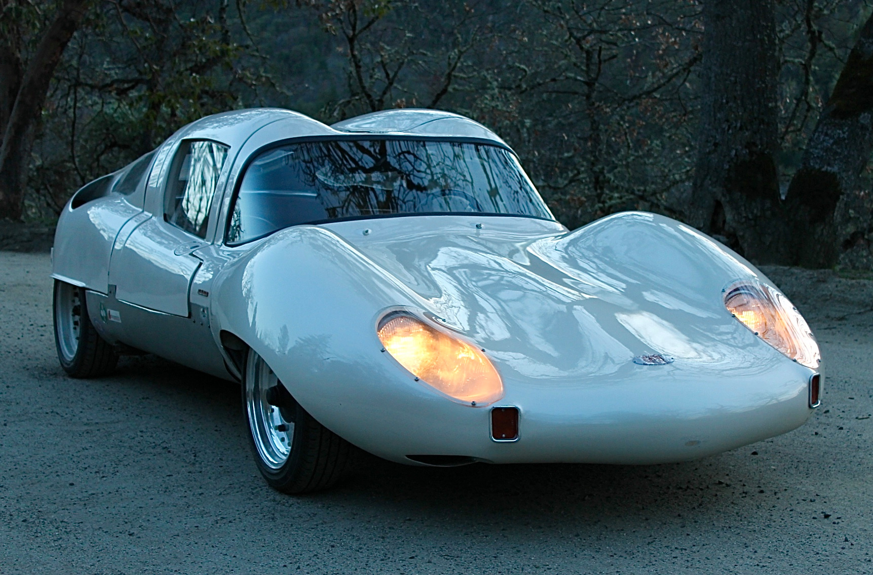 Novelist's homemade "Mayan Magnum" sports car is a '60s sci-fi ...