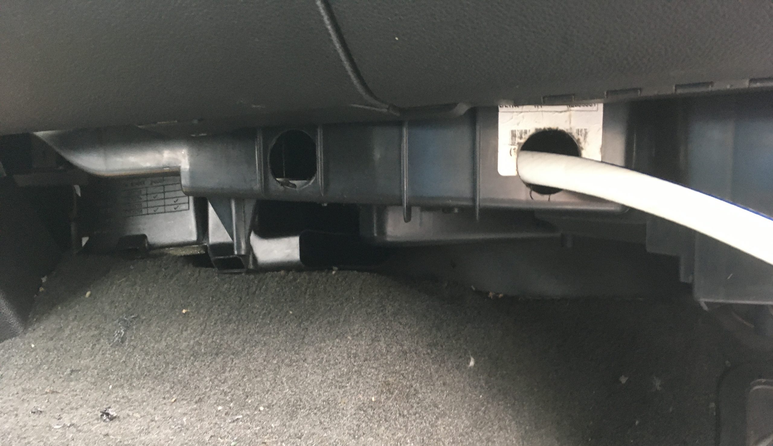 Final chapter of the disgusting, mouse-infested truck: The heater box ...