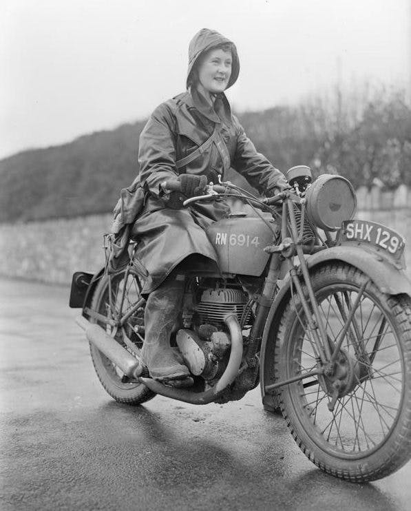 The Flying Wrens: All-female British dispatch riders of WWII - Hagerty ...