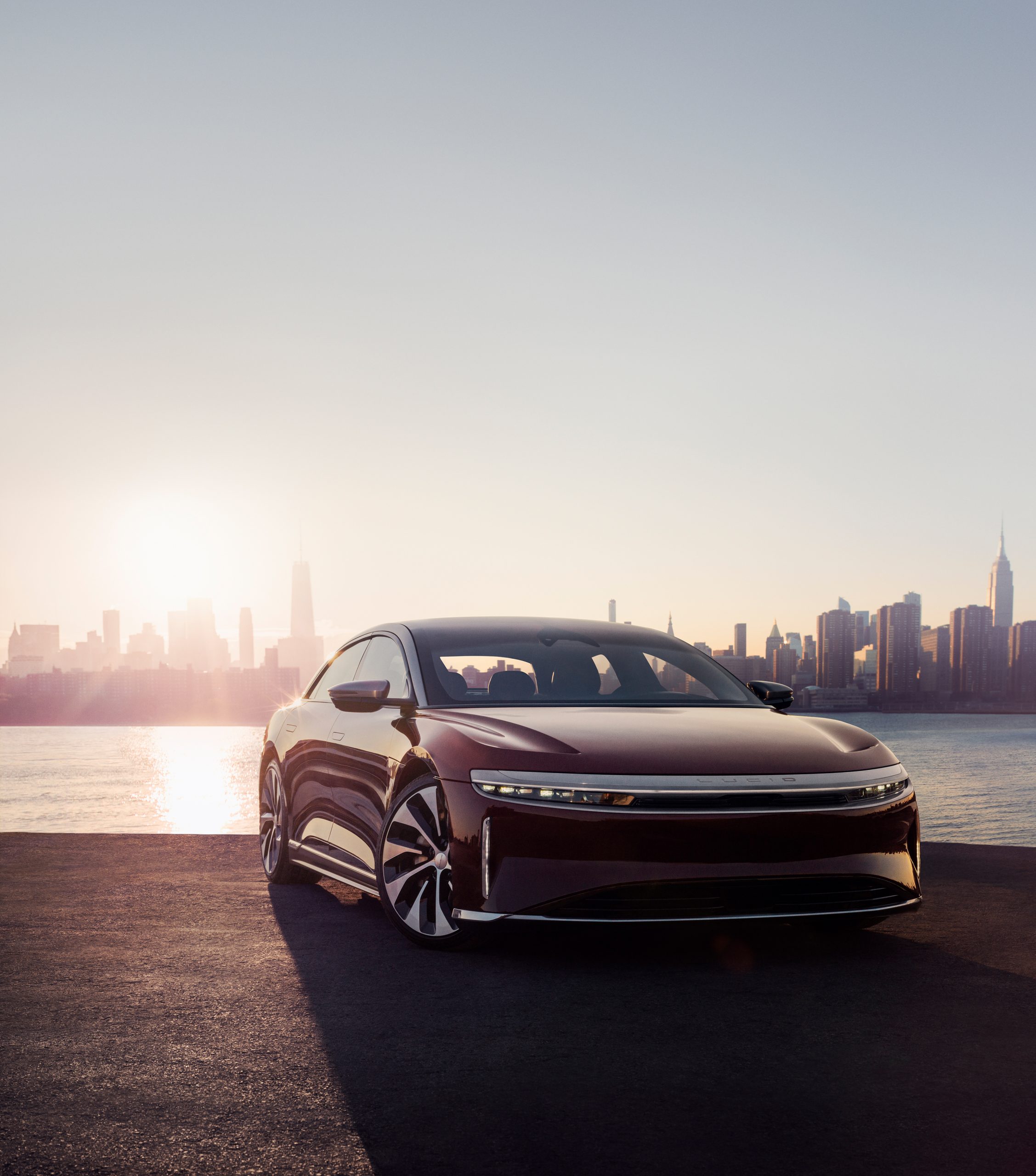 First Look Review: 2022 Lucid Air Dream Edition Range - Hagerty Media