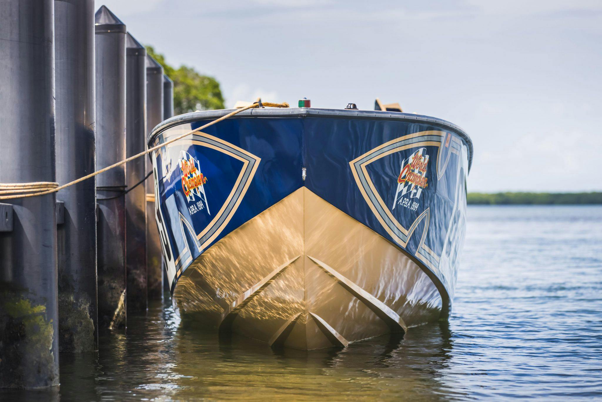 This 41-foot 1984 Apache race boat sold for $401K—here’s why it’s ...