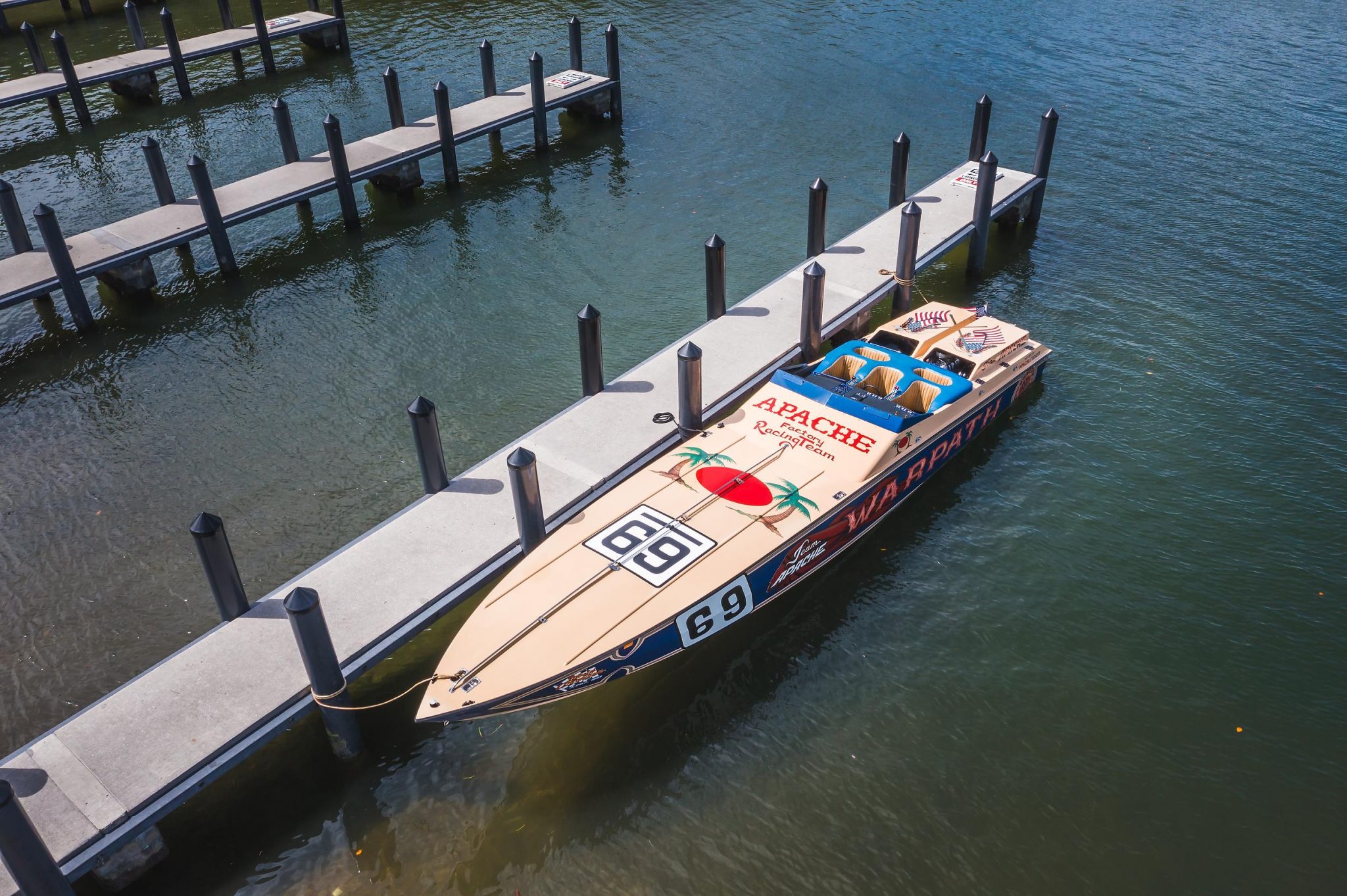 This 41-foot 1984 Apache race boat sold for $401K—here’s why it’s ...
