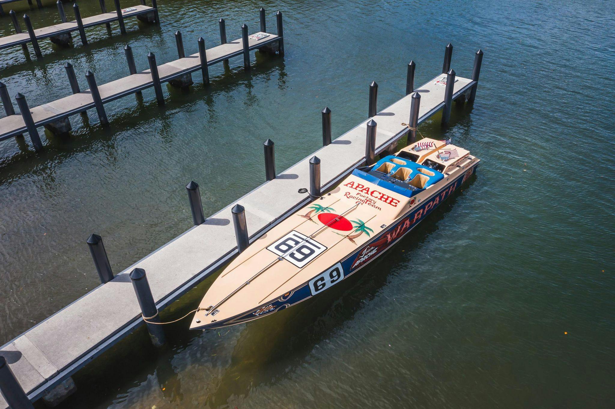 This 41-foot 1984 Apache race boat sold for $401K—here’s why it’s ...