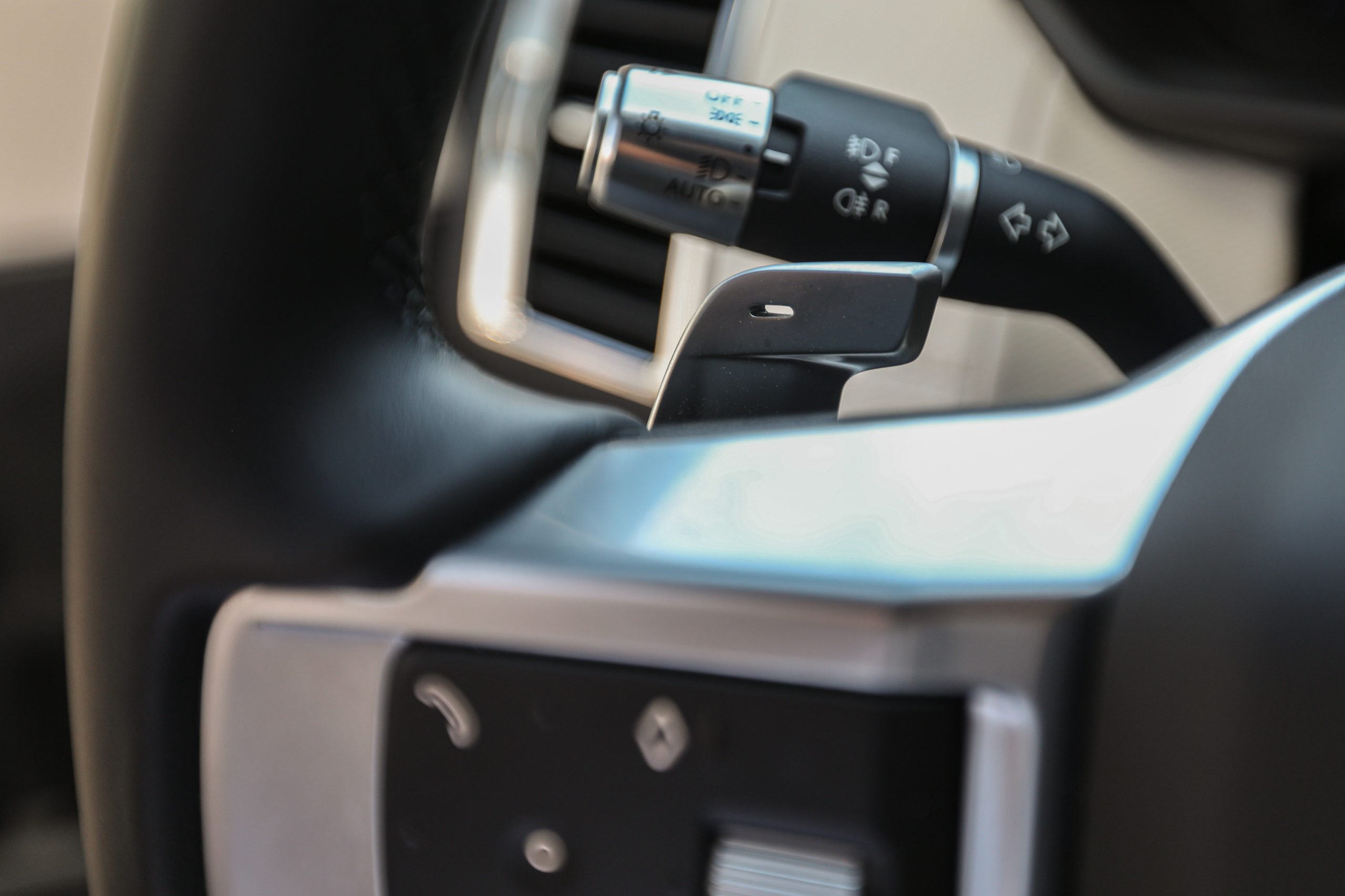 Review: 2021 Land Rover Discovery R-Dynamic S - Hagerty Media