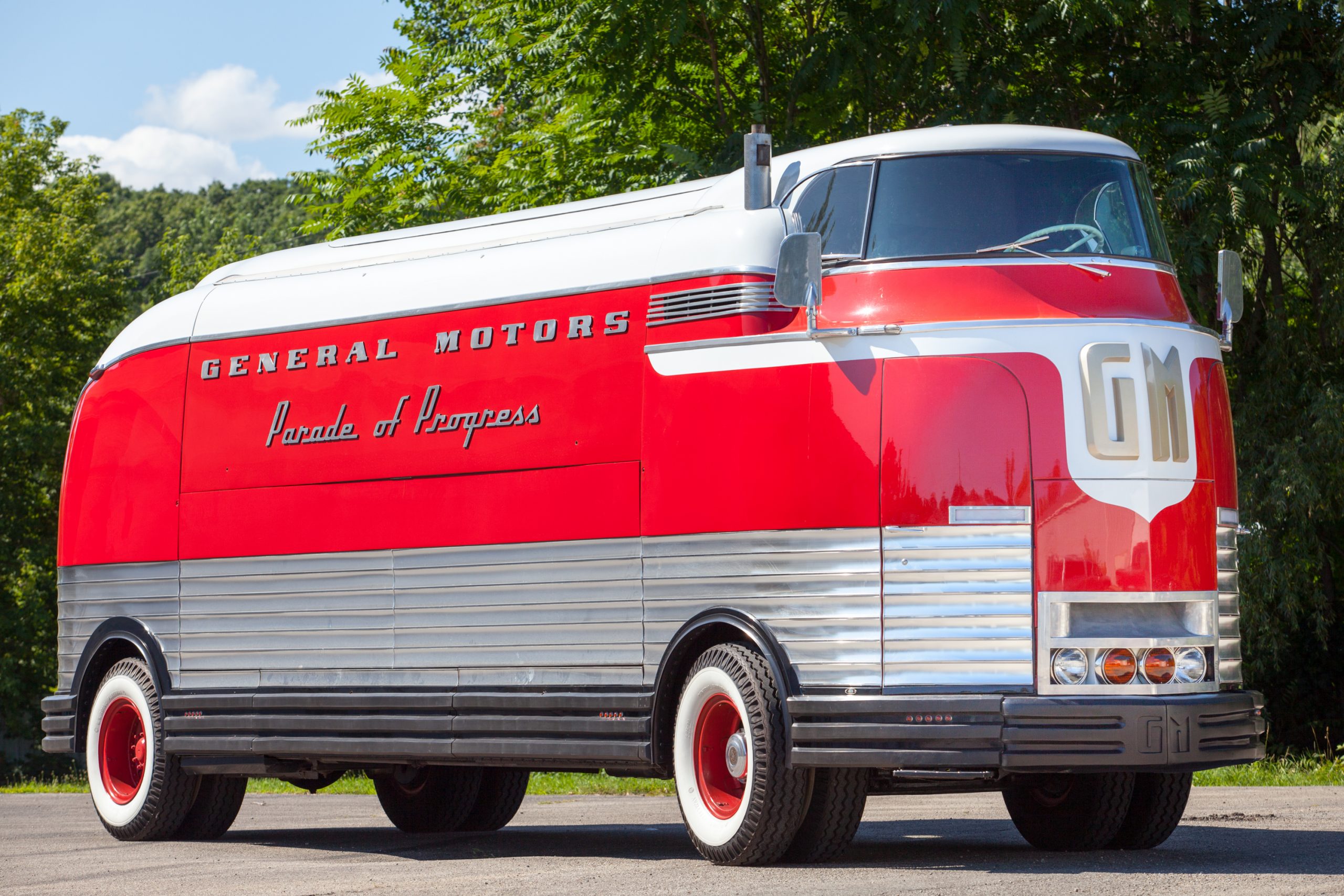 Decades Before the Internet, GM’s Futurliners Offered a Glimpse of What ...