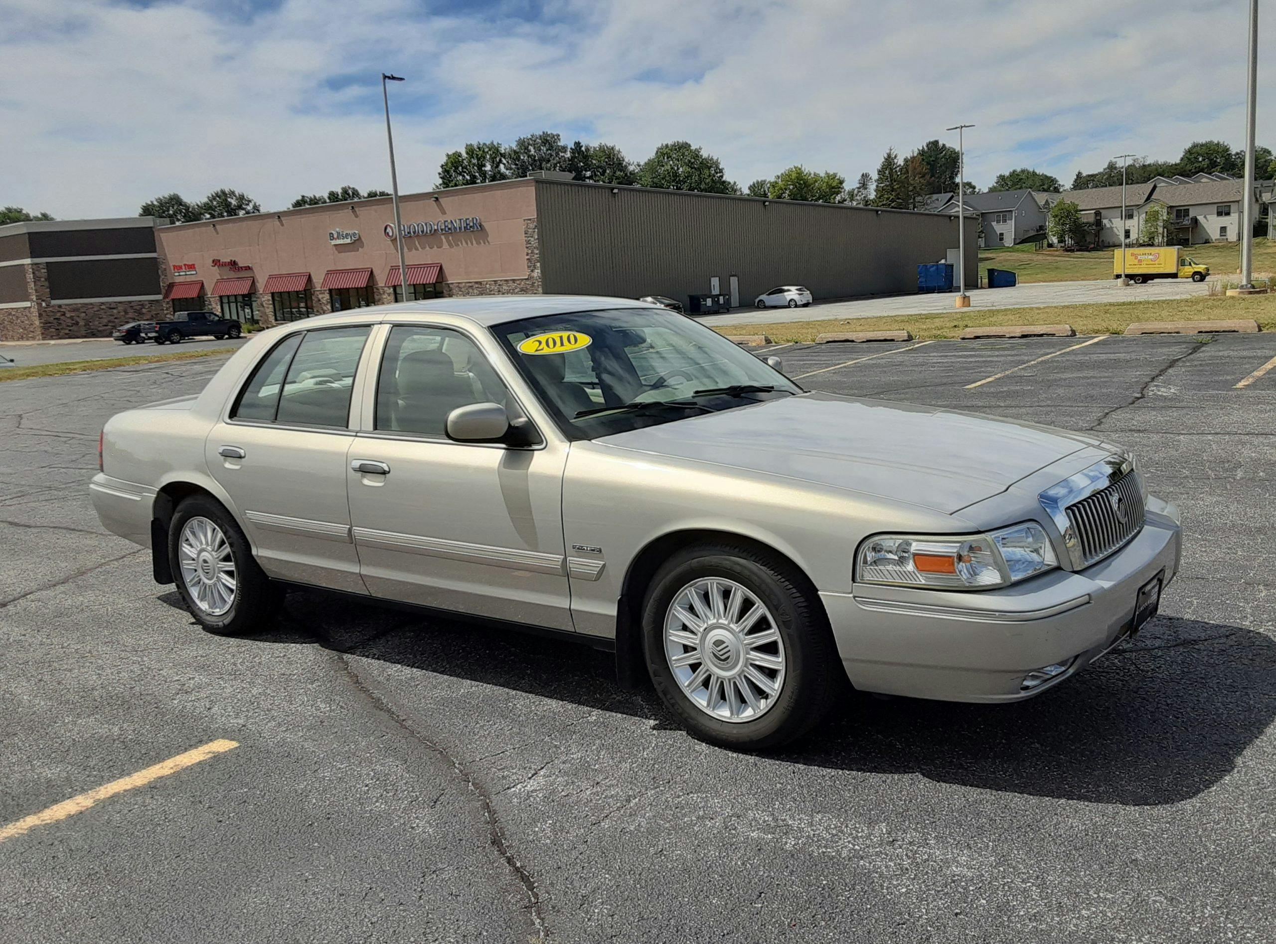 1998 Ford Crown Victoria LX: Beginning of the end for the full-sized ...