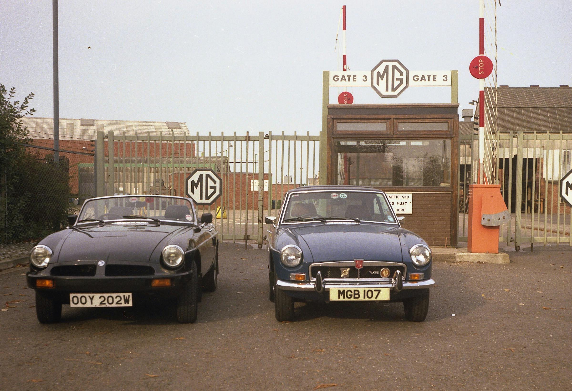 MG enthusiast unearths photos from Abingdon factory's final days ...