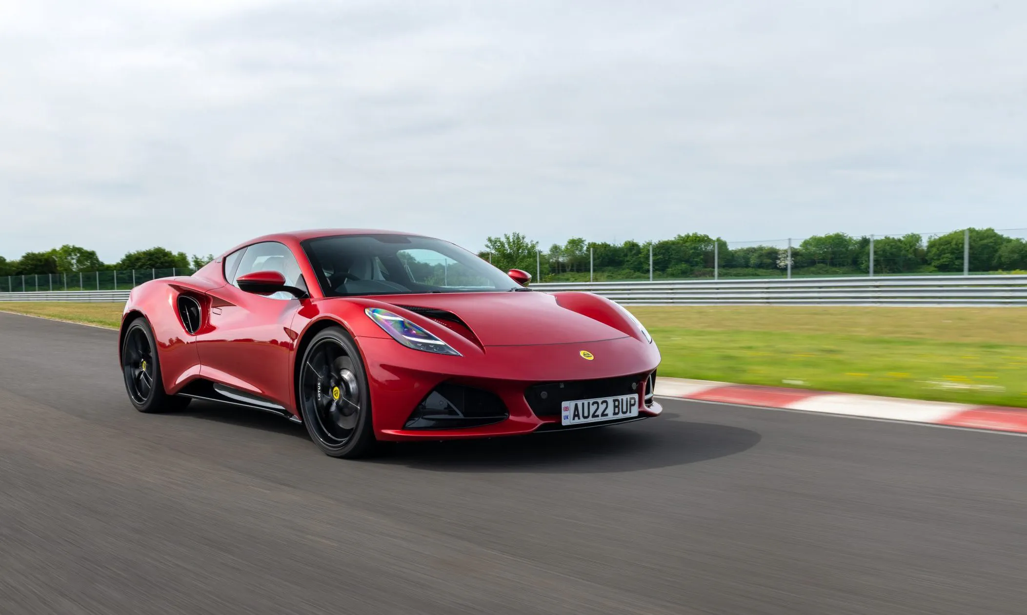 Lotus’ first EV restomod due in 2023, Bowler’s Defender dons 35s ...