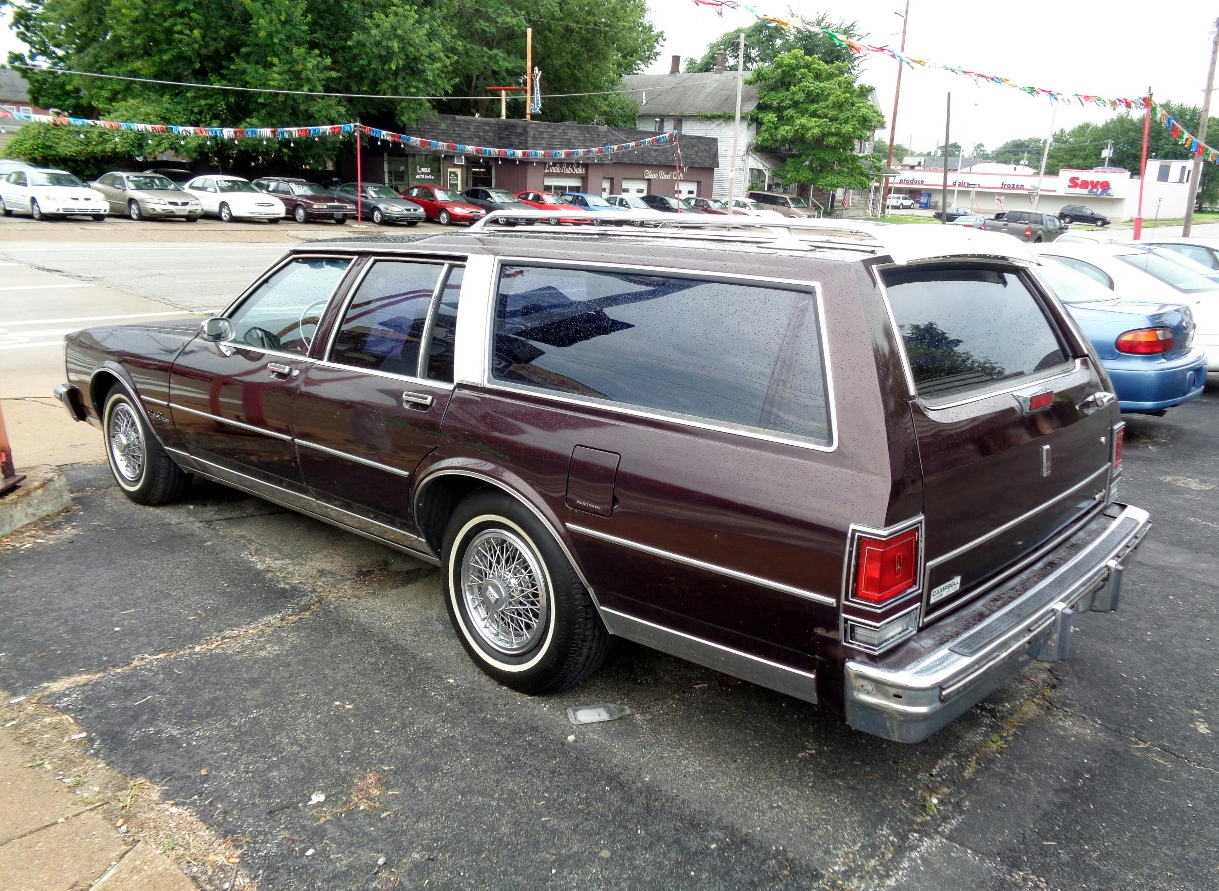 1986–1992 Oldsmobile Custom Cruiser: All hail the traditional American ...