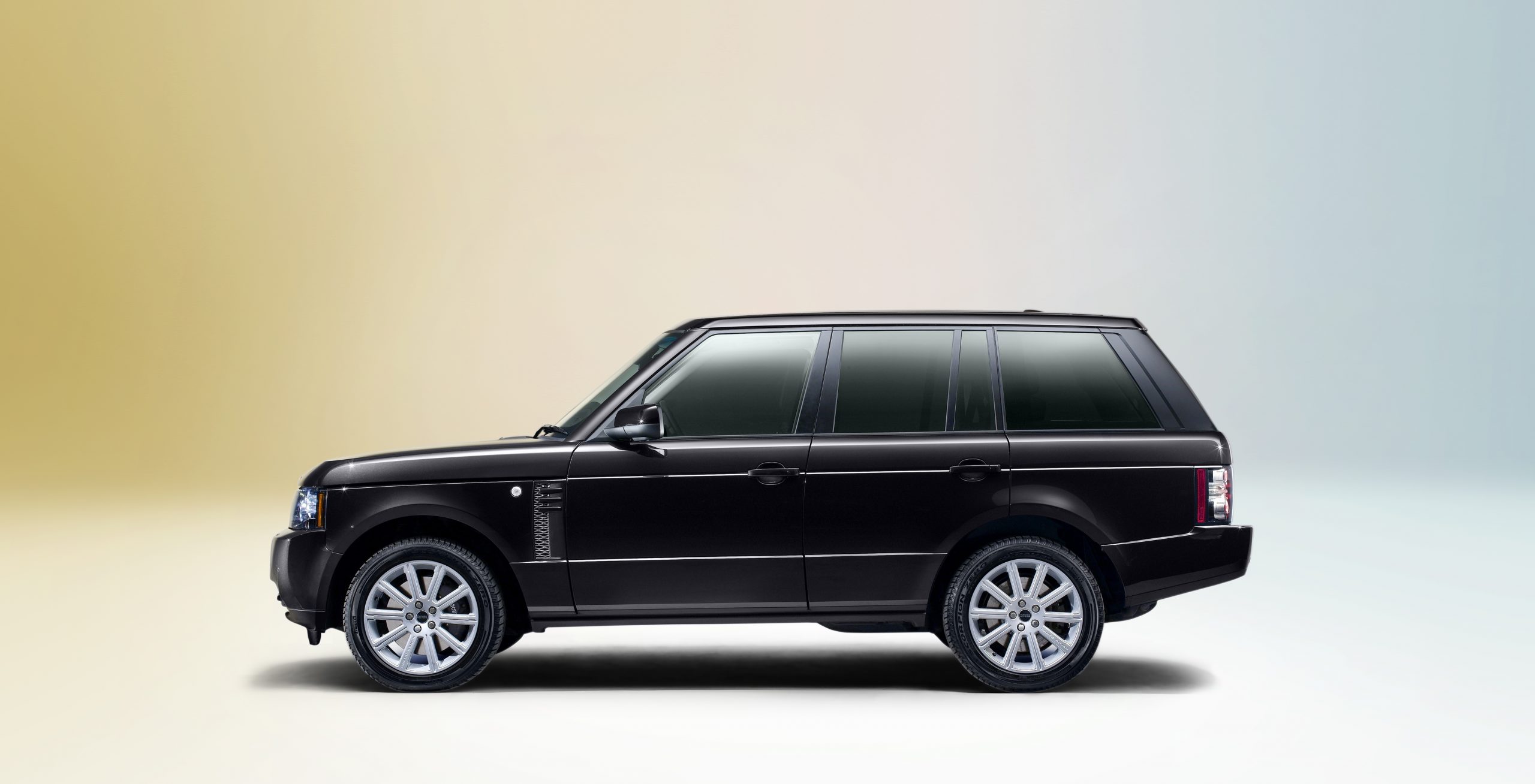 Review: 2022 Range Rover SE LWB - Hagerty Media