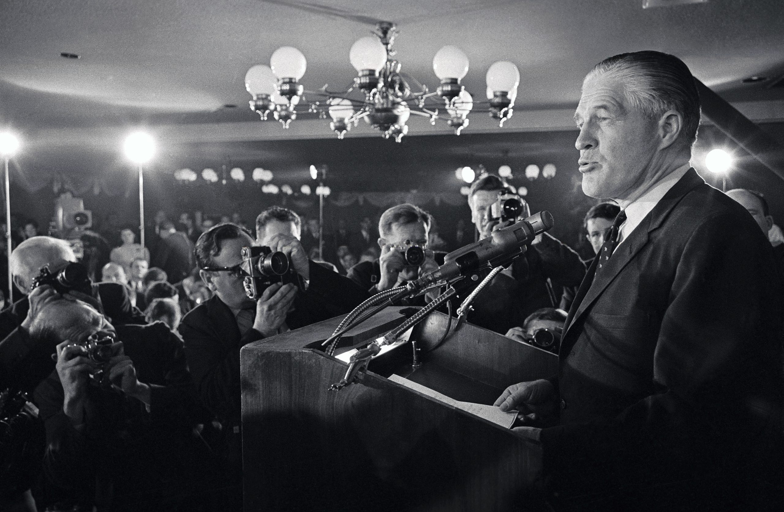 When George Romney and Rambler took aim at the "dinosaurs" - Hagerty Media