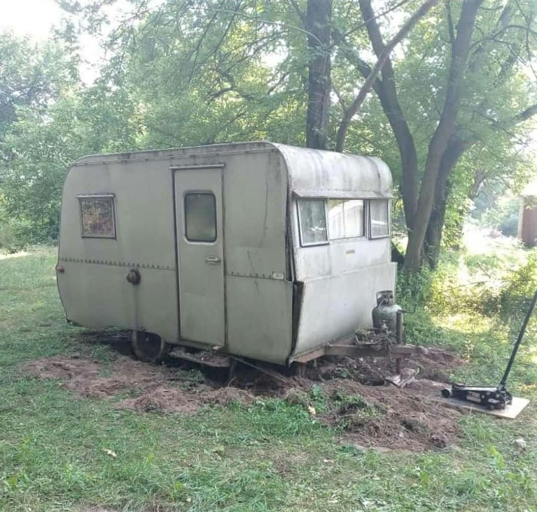 Michigan man's dilapidated 1956 Little Gem camper is Restoration ...