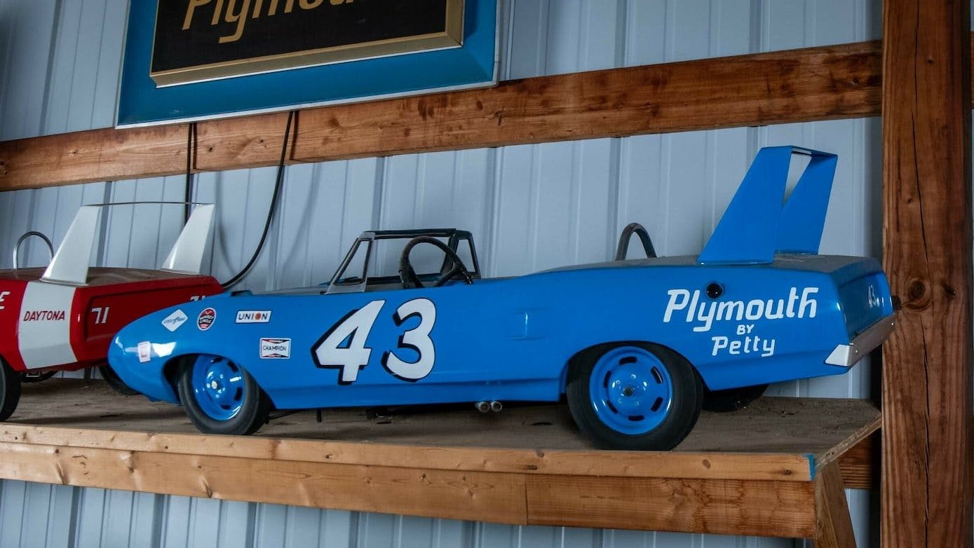 10 nostalgic pedal cars (and boats and bulldozers) at auction this week ...