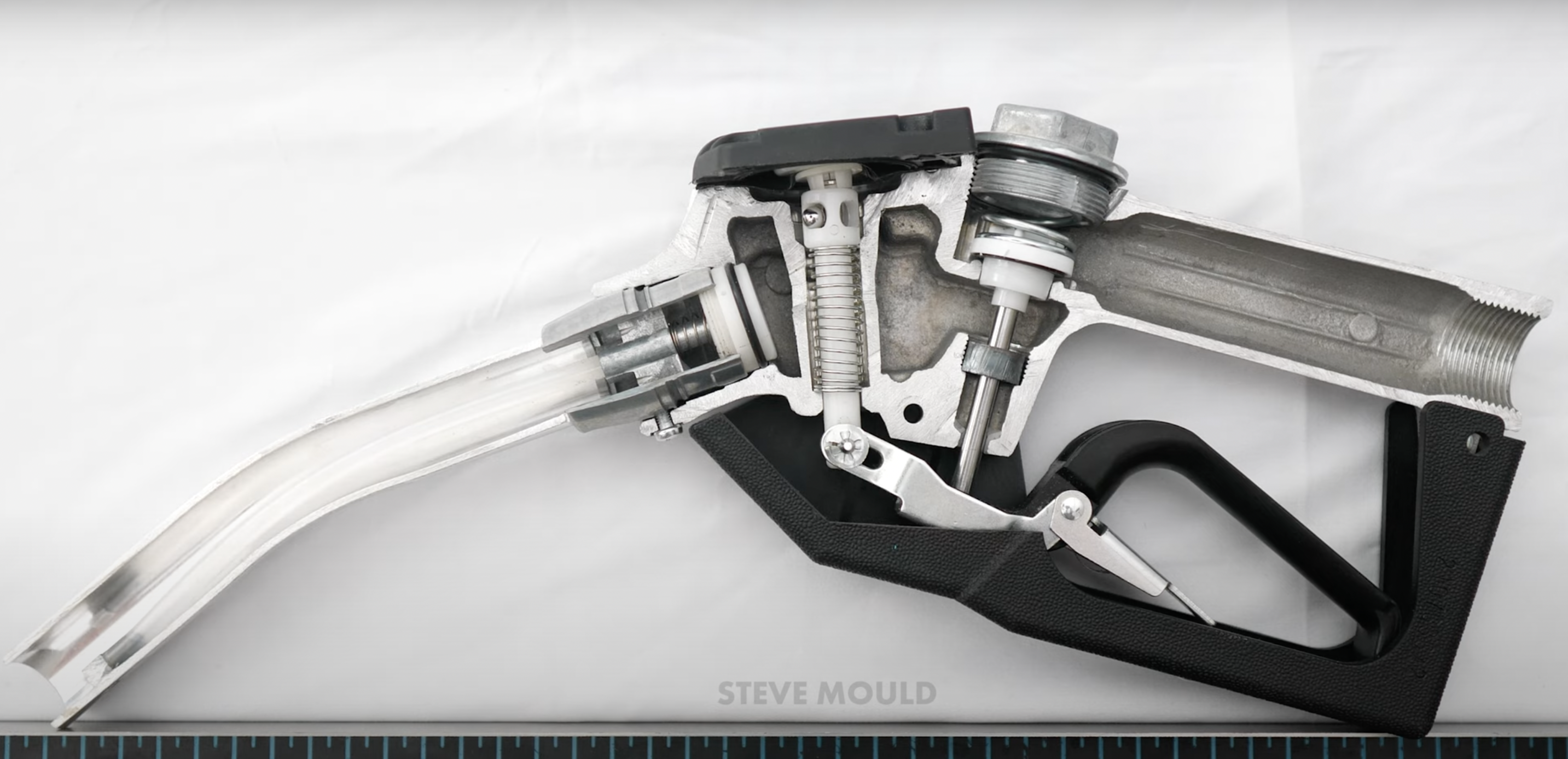 How the Venturi effect enables gas pump shutoffs and carburetors ...