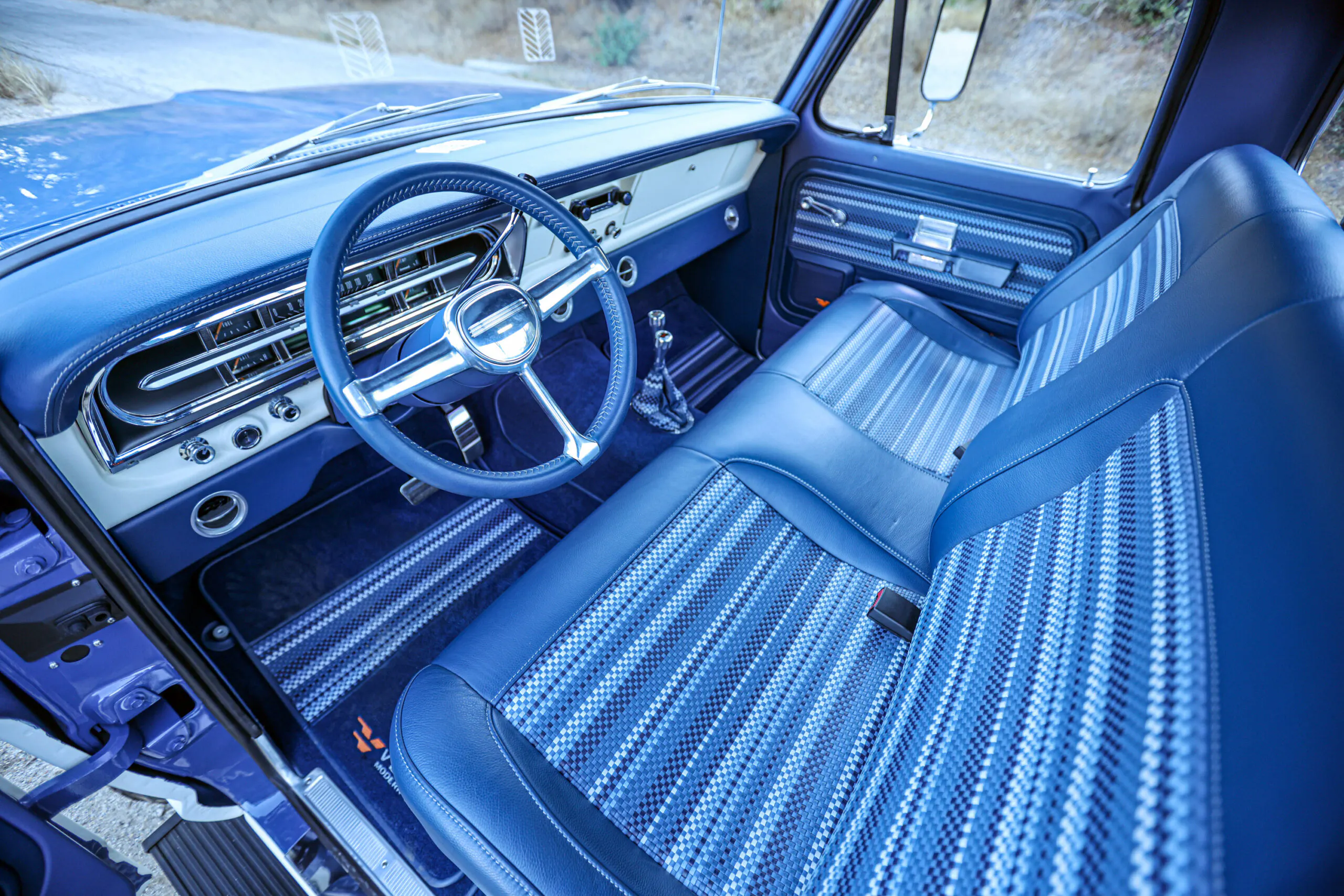 "High Roller" 1970 Ford F-250 restomod definitely deserves its moniker ...