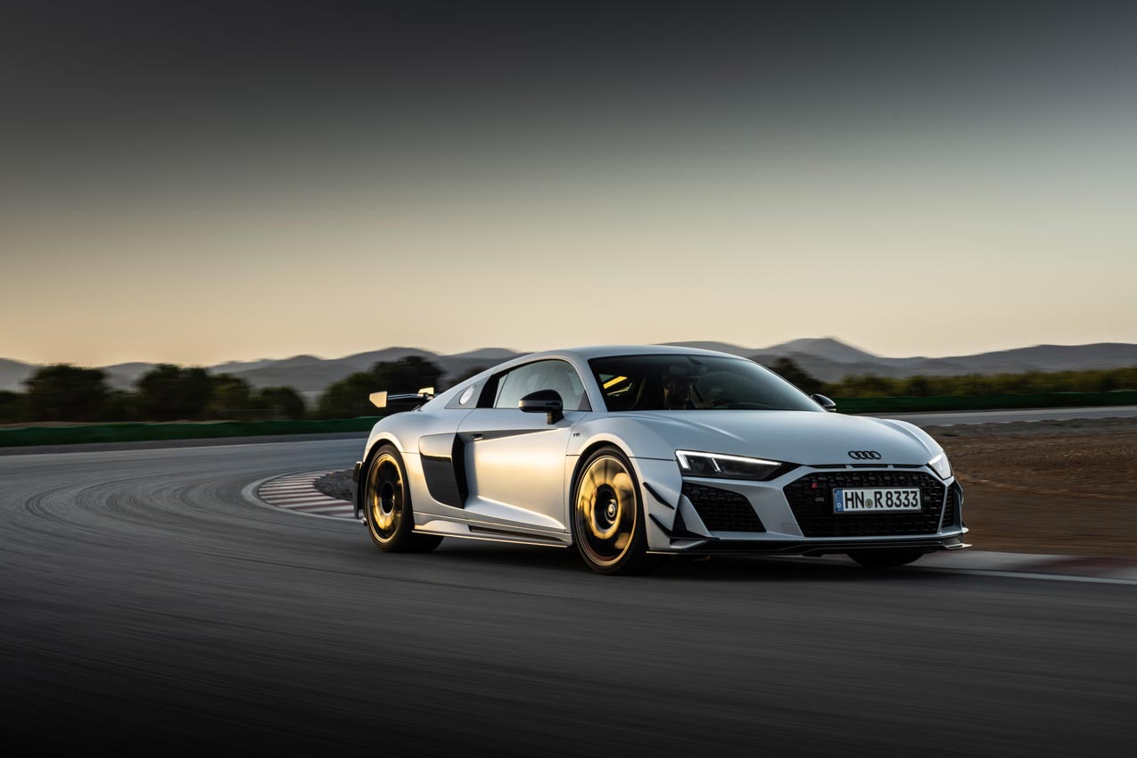 Gas heavy-duty trucks endure, R8's 602-hp send-off, Ford’s Bronco ...
