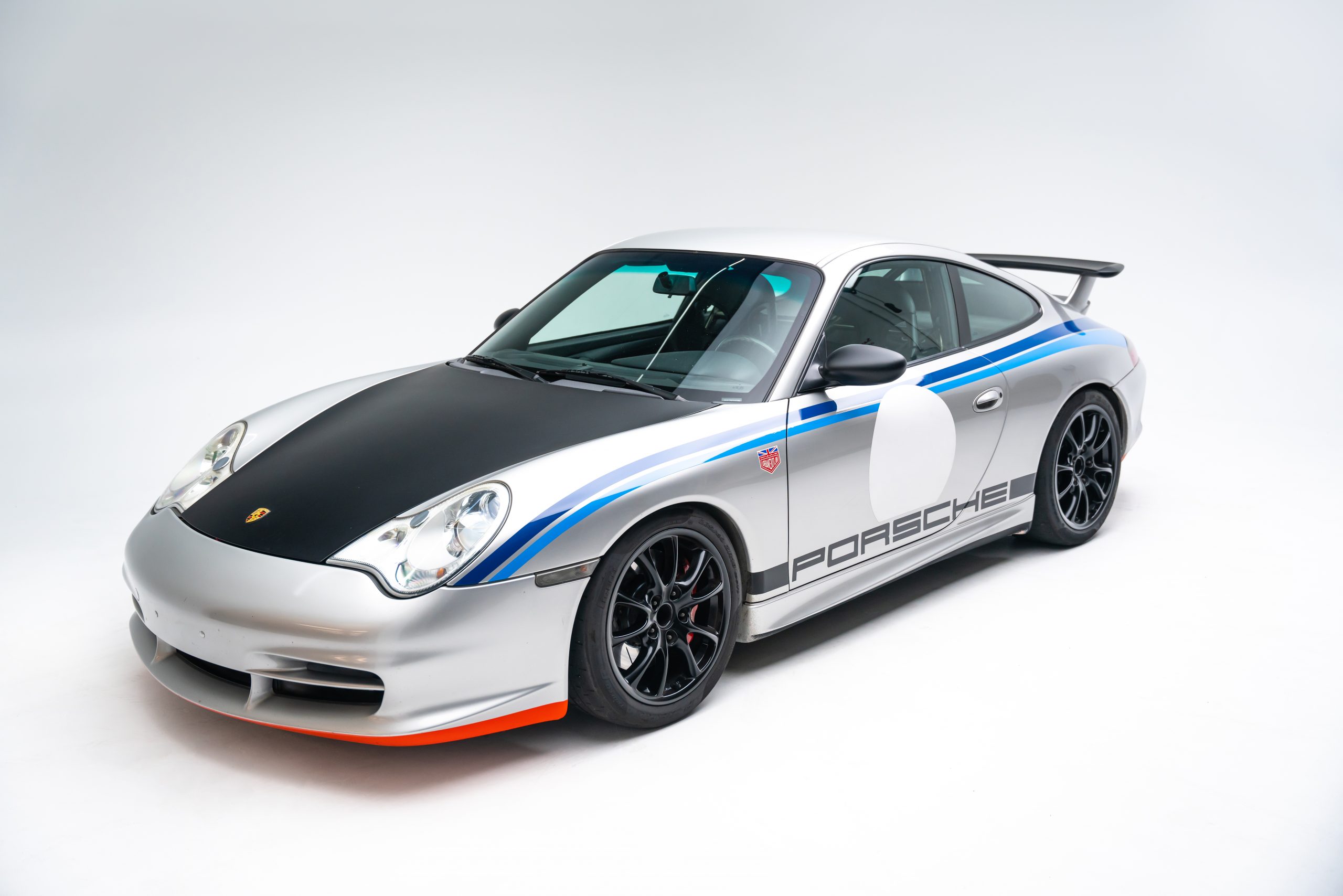Magnus Walker's "outlaw" collection of Porsches star in new Petersen ...
