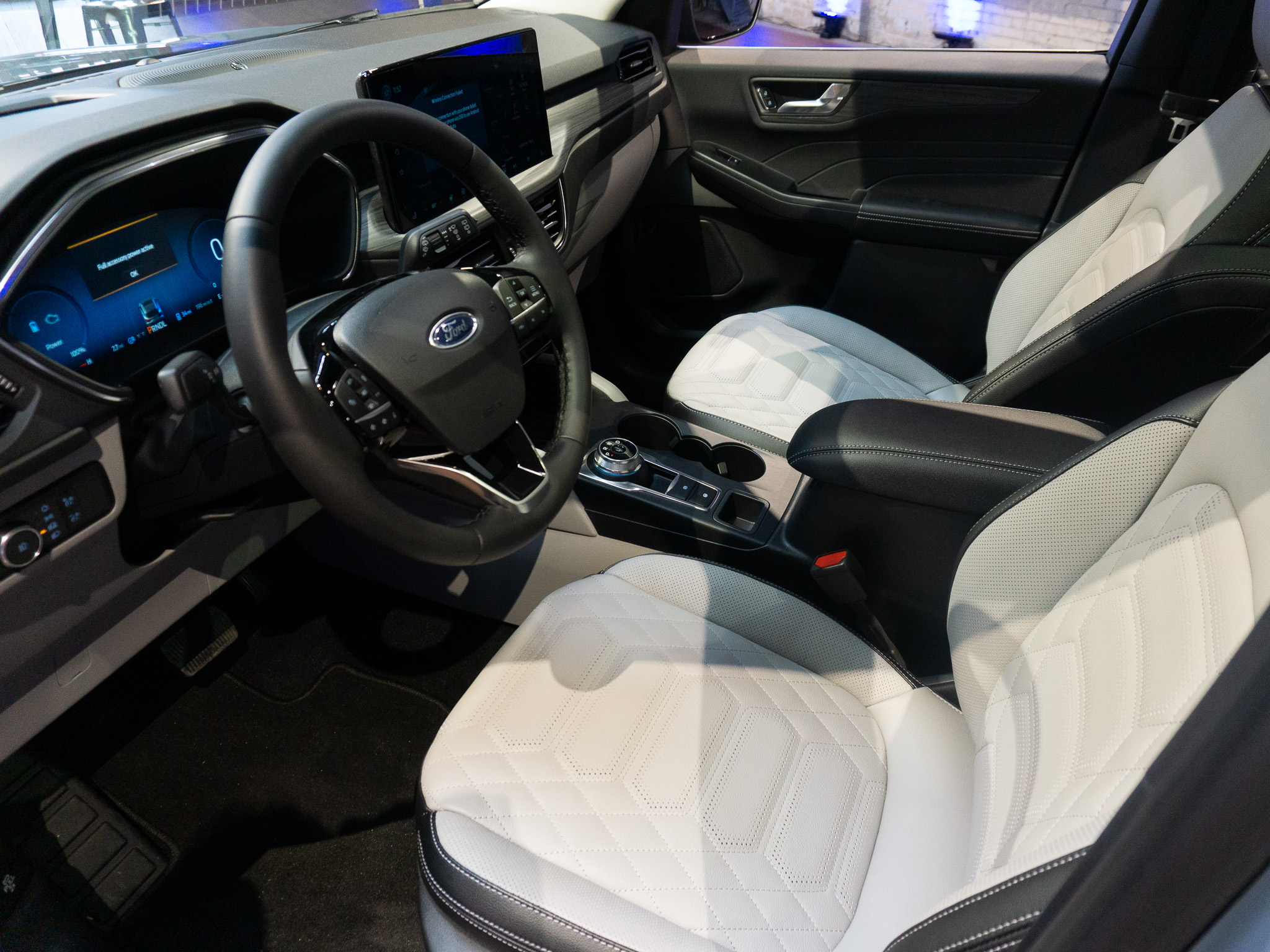 Ford's Escape gets techier, mildly Edgier for 2023 - Hagerty Media