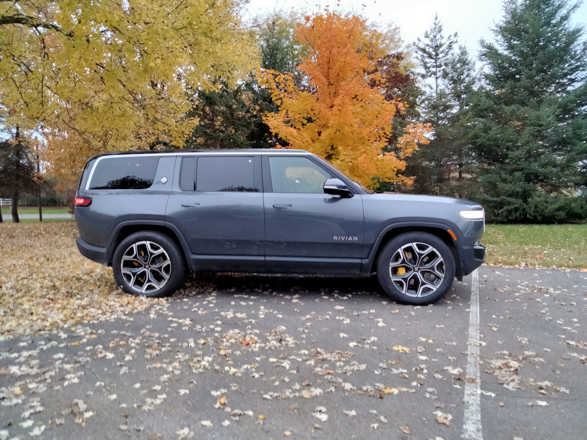 2022 Rivian R1S First Look Review: Heavy hitter - Hagerty Media