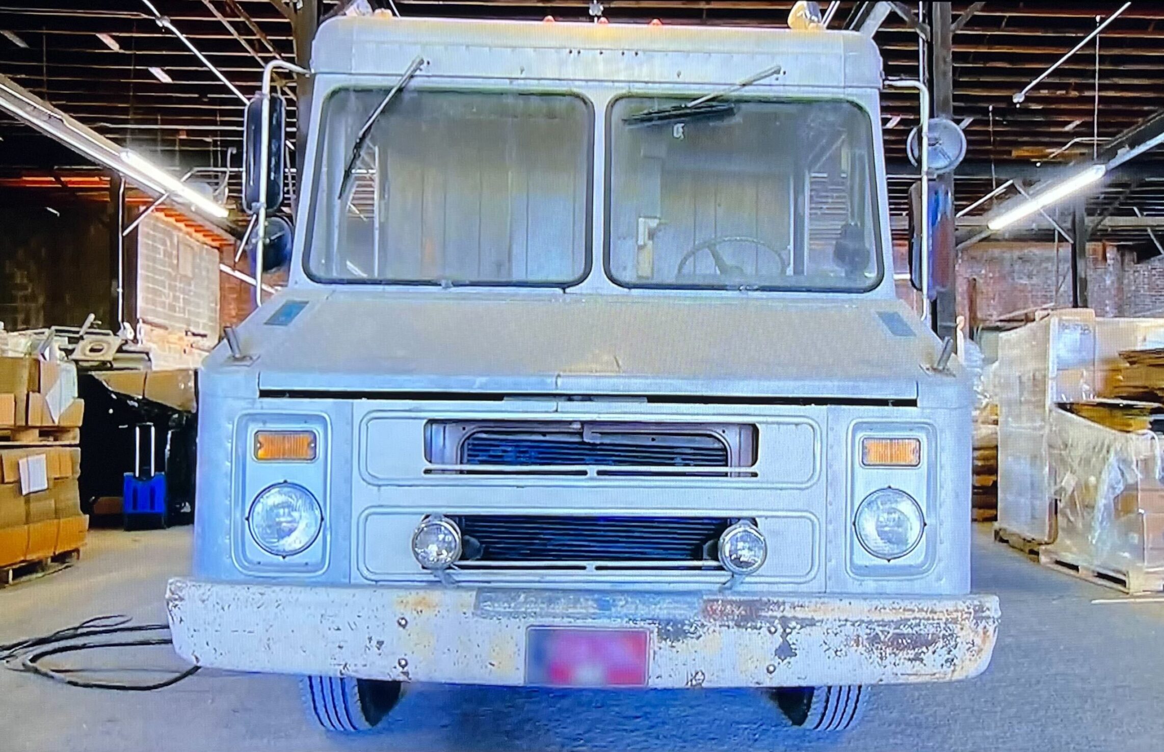 American Pickers helps rocker Jack White get ’70s studio van back on ...