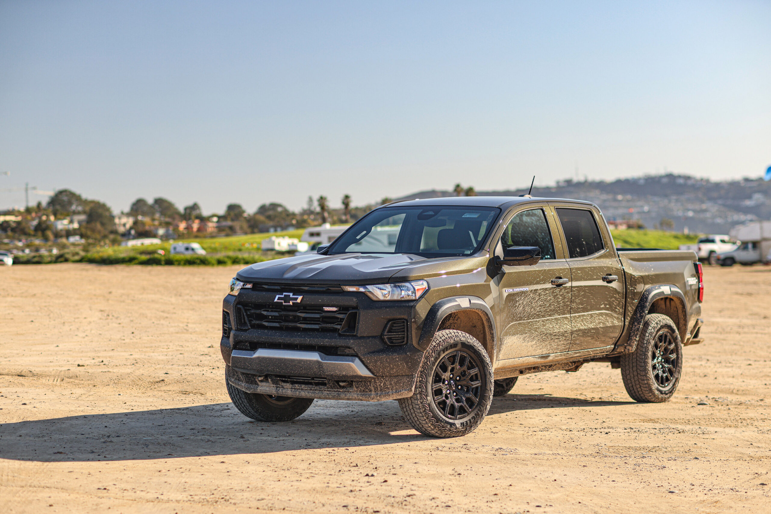 First Look Review: 2023 Chevrolet Colorado packs full-size torque in a ...