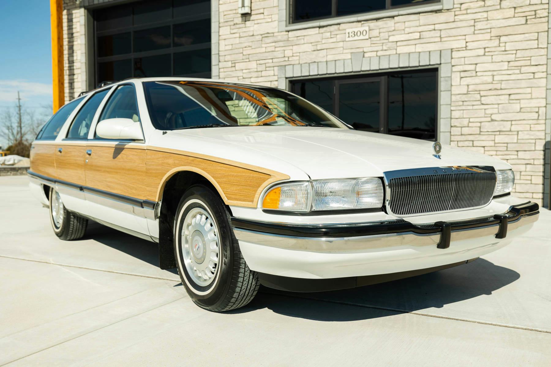 Auction Pick of the Week: 1996 Buick Roadmaster Estate Wagon - Hagerty ...