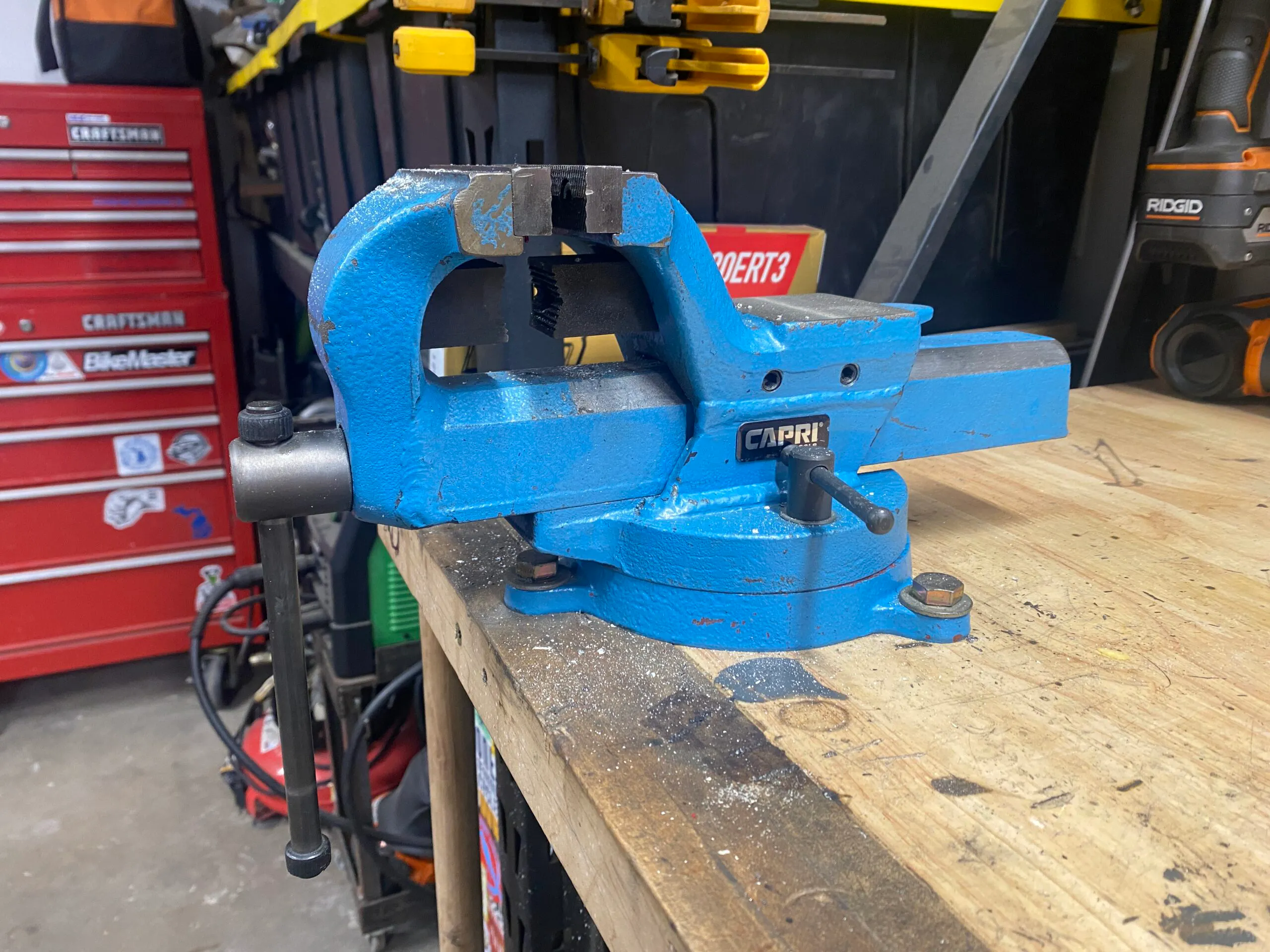 4 things to consider when choosing a bench vise - Hagerty Media
