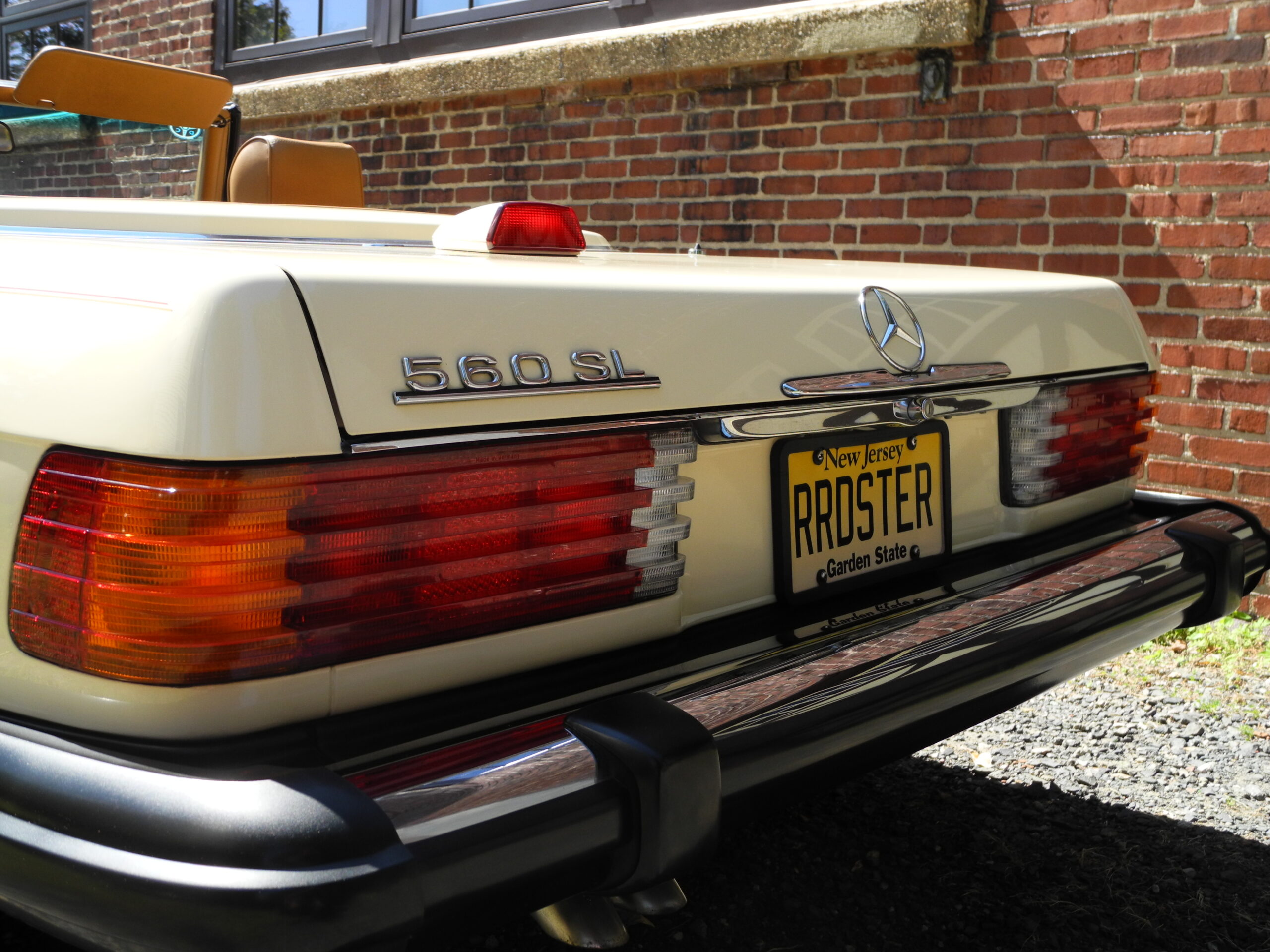 ’86 Mercedes-Benz 560SL nods to one owner’s boyhood dreams - Hagerty Media