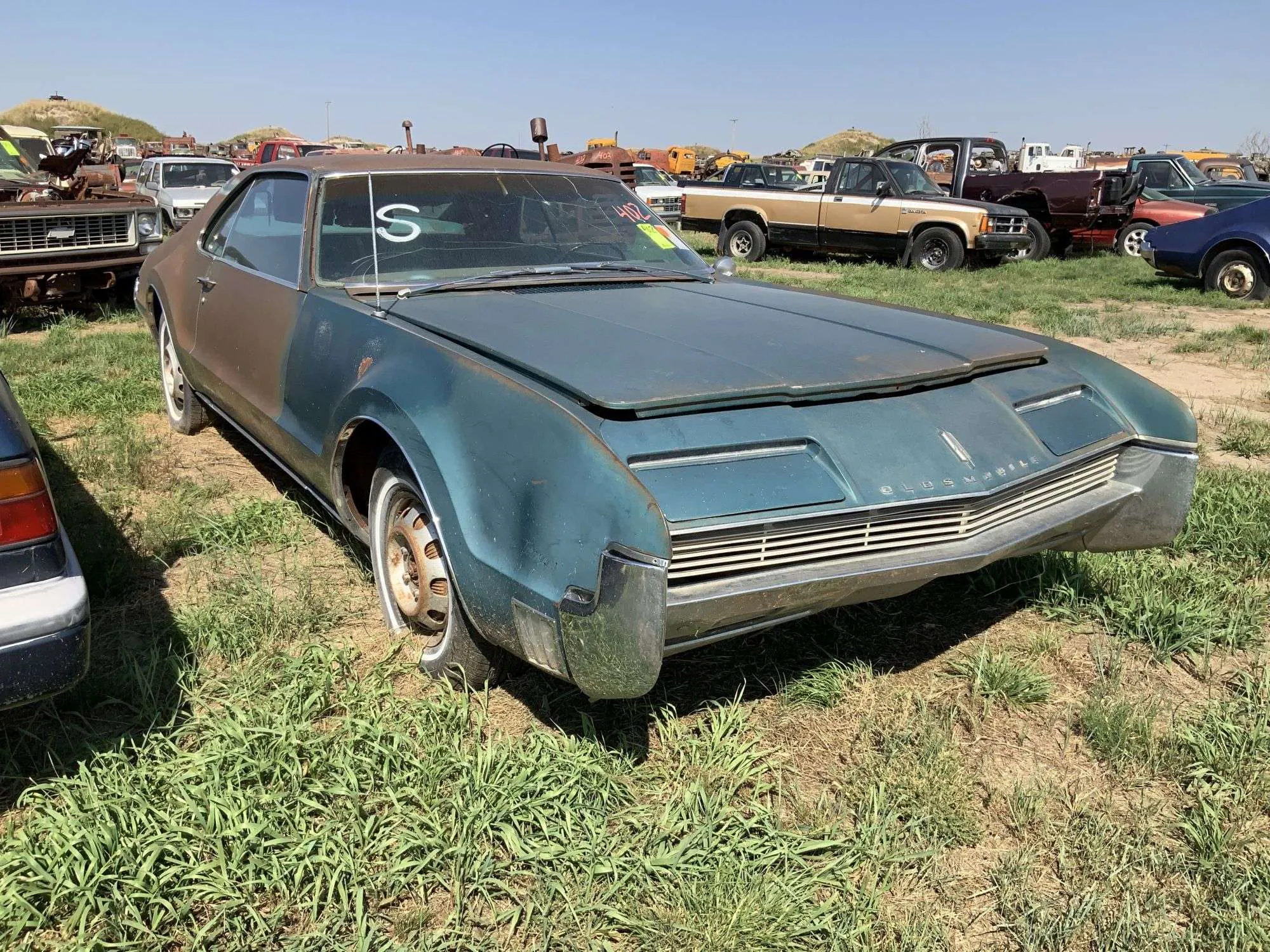 800+ trucks, tractors, and mid-century cars up for auction in NE ...