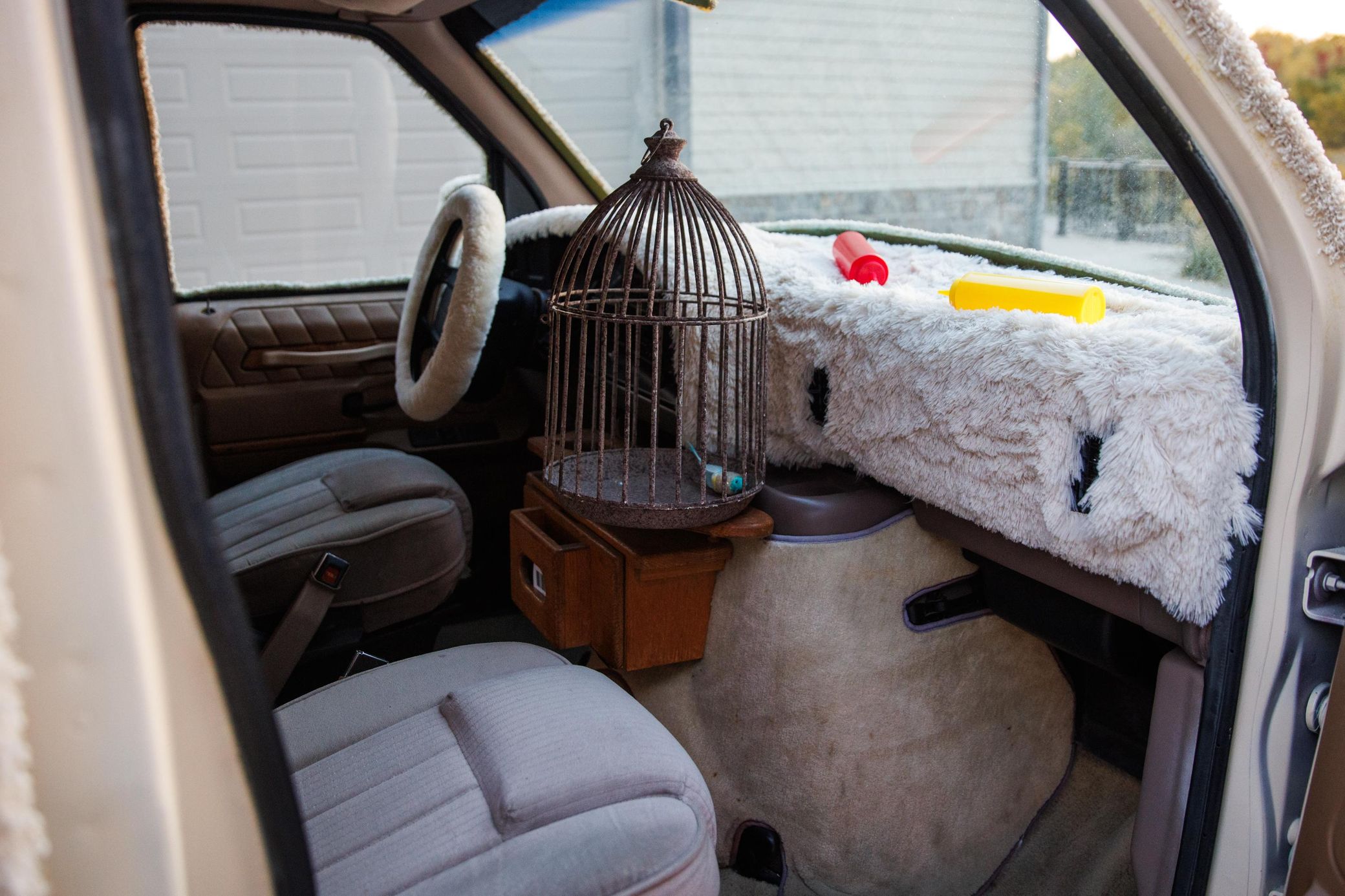 Mutt Cutts replica is a Dumb and Dumber fan’s dream van - Hagerty Media