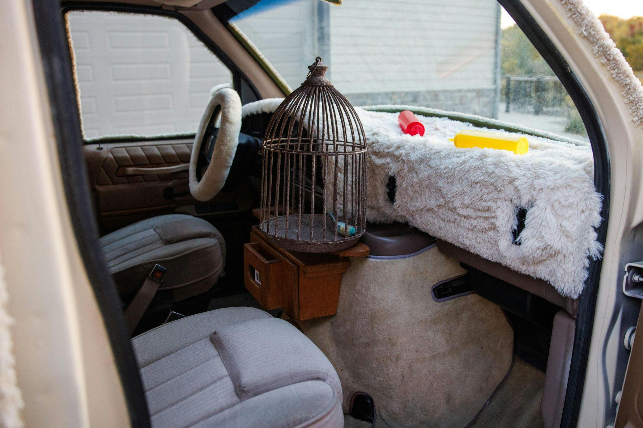 Mutt Cutts replica is a Dumb and Dumber fan’s dream van - Hagerty Media