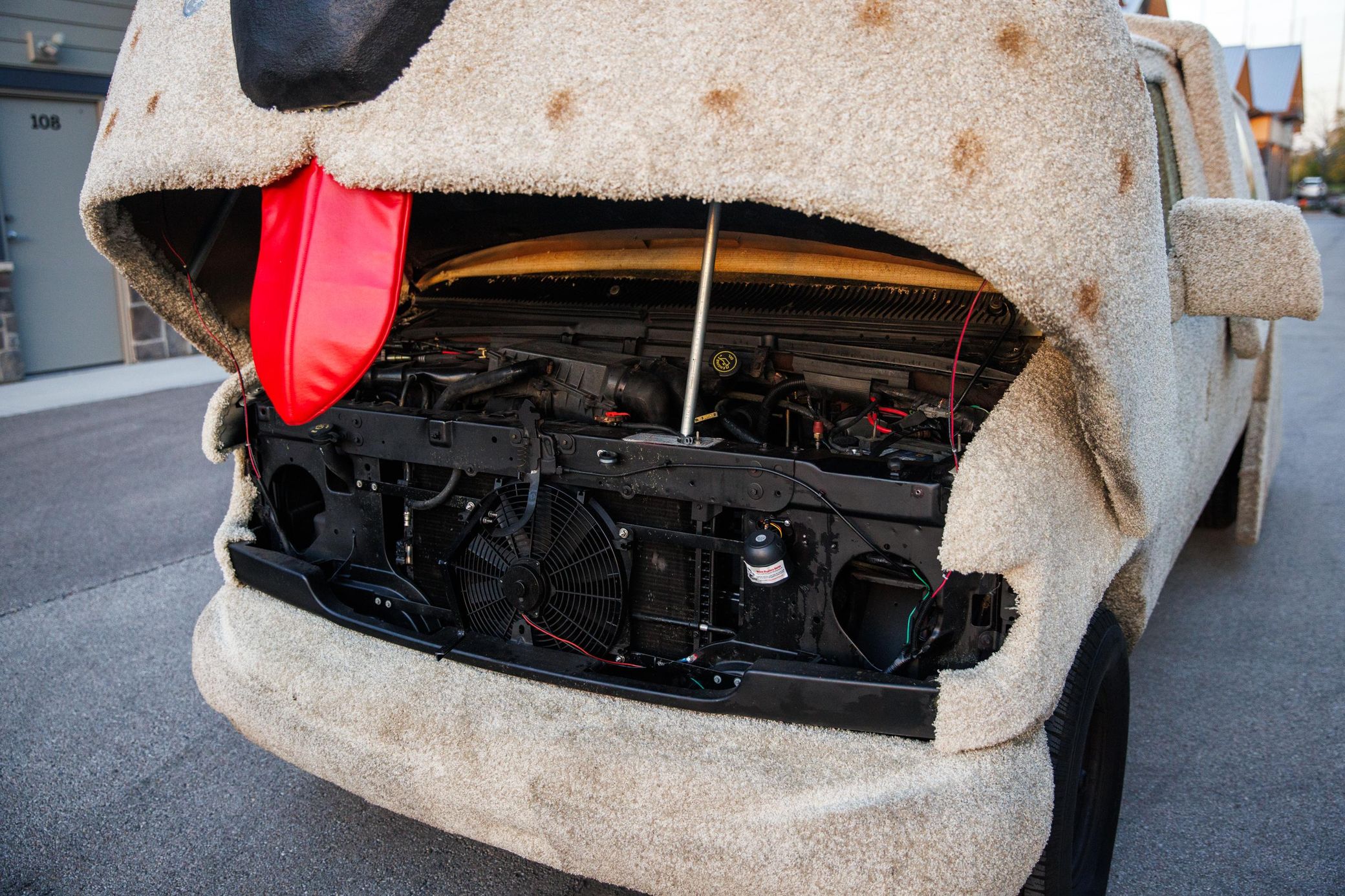 Mutt Cutts replica is a Dumb and Dumber fan’s dream van - Hagerty Media