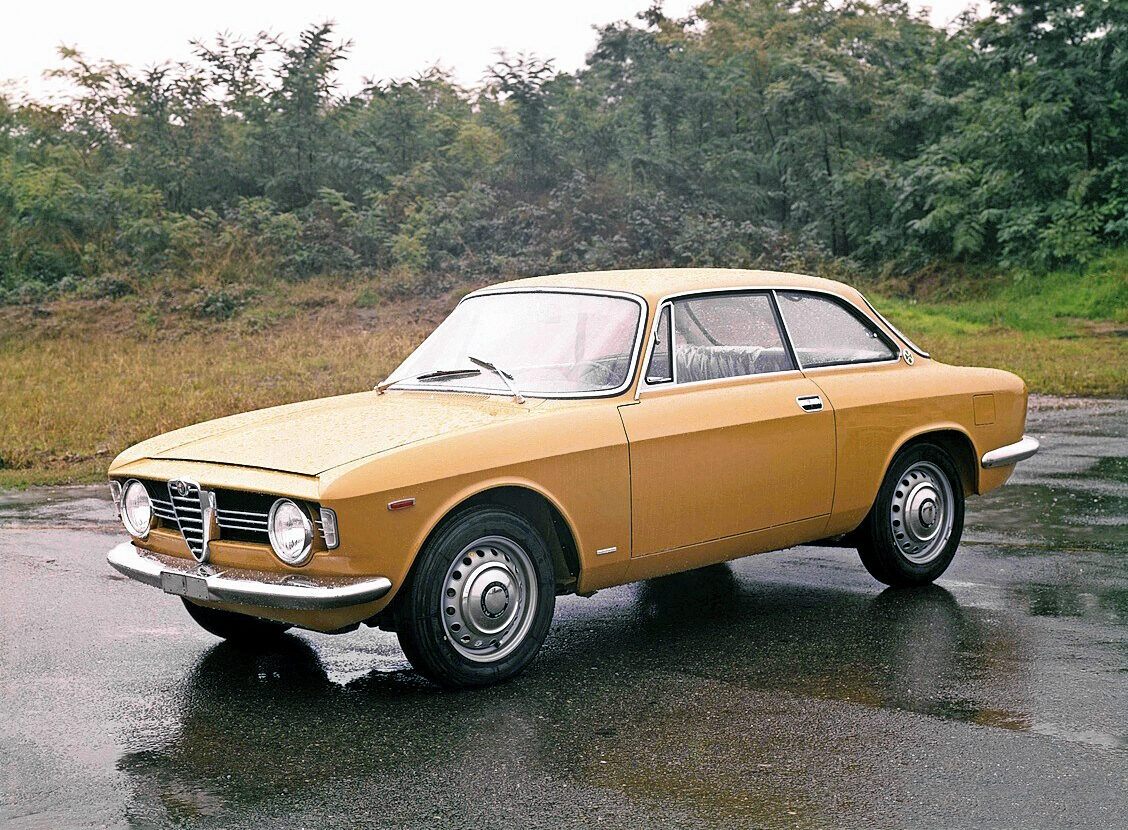 Alfa Romeo's GTV epitomizes the handsome, sporting classic car ...