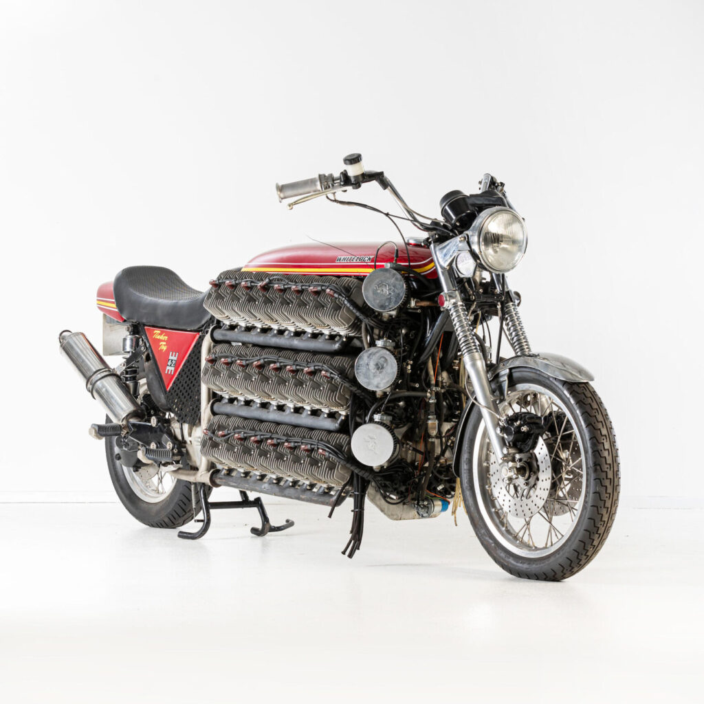 What Has 48 Cylinders, 2 Wheels, and 1 World Record? This Motorcycle ...